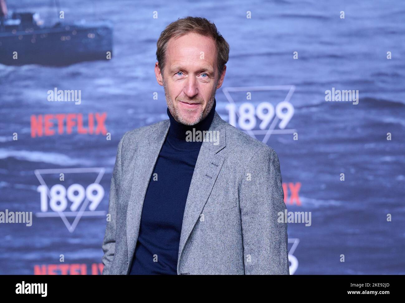 Berlin, Germany. 10th Nov, 2022. Stephan Kampwirth comes to the ...