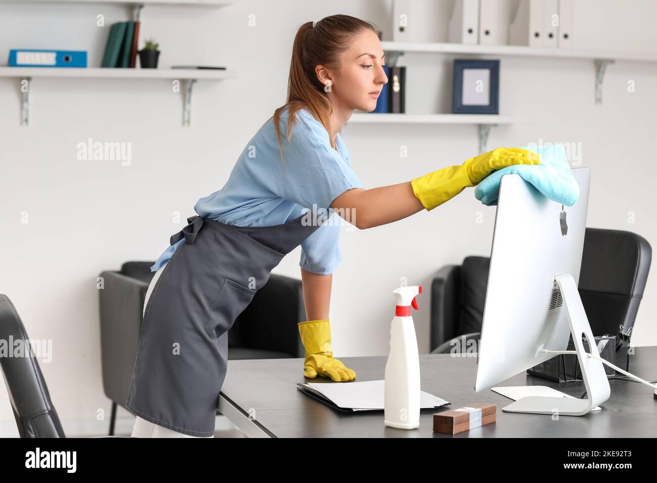 Cleaning wiping computer hi-res stock photography and images - Alamy