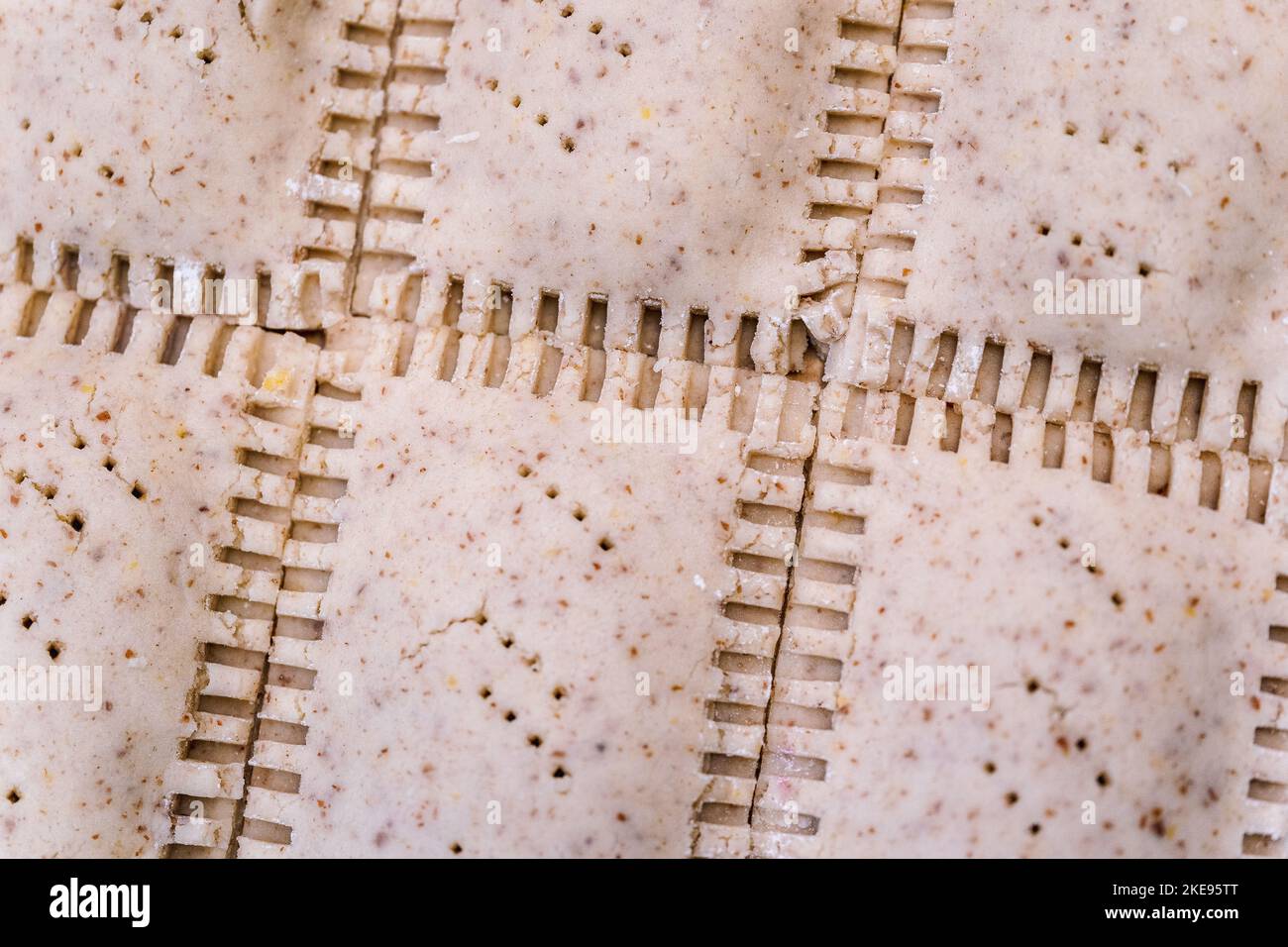 Crimped edges hi-res stock photography and images - Alamy