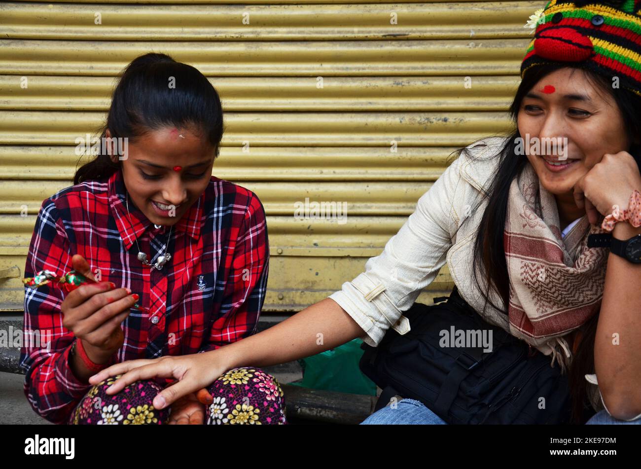 Nepali girl artist use henna ink write drawing paint mehndi henna ...