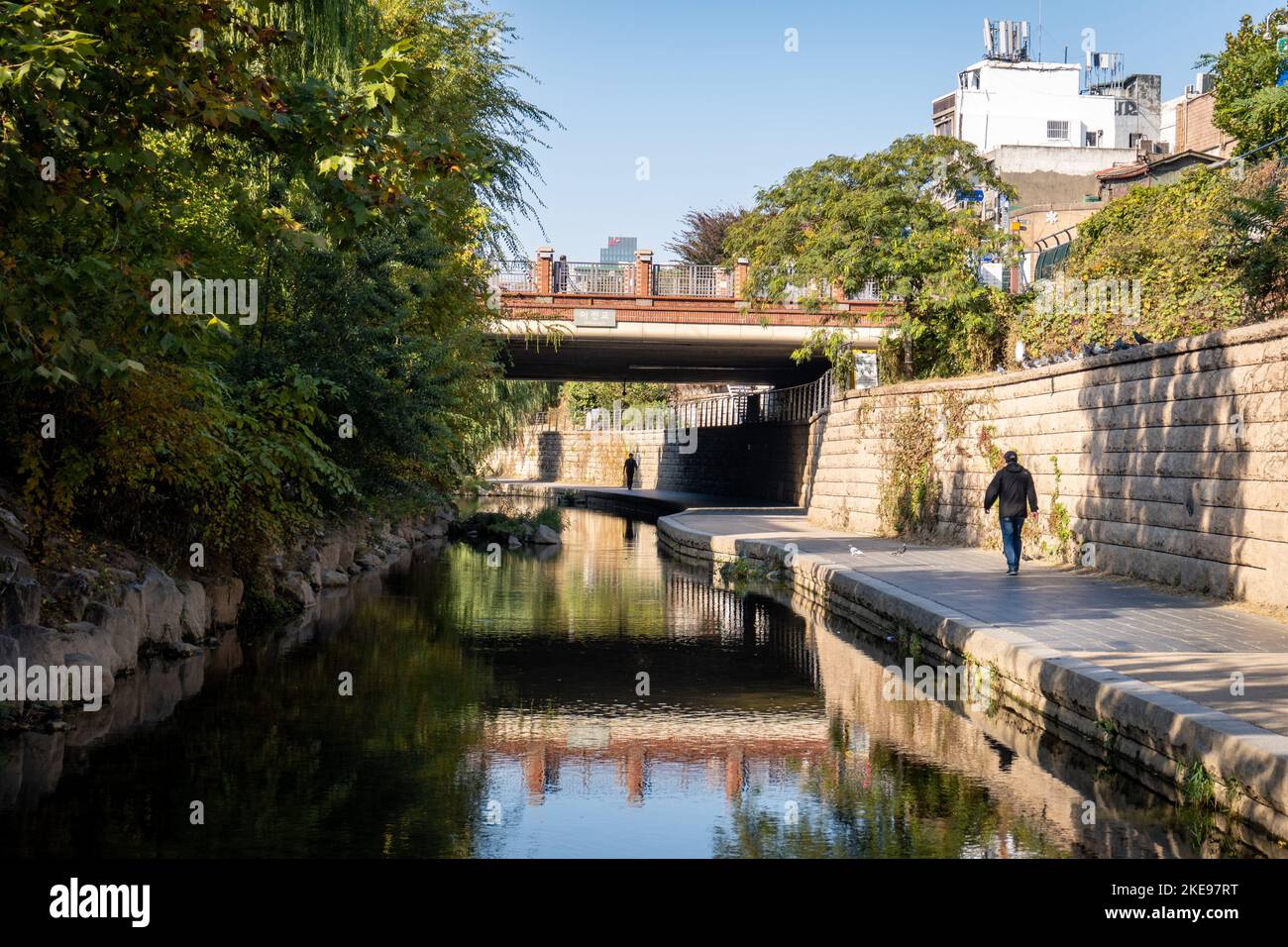 The famous Cheonggyecheon Stream under the bridge in Seoul Stock Photo ...