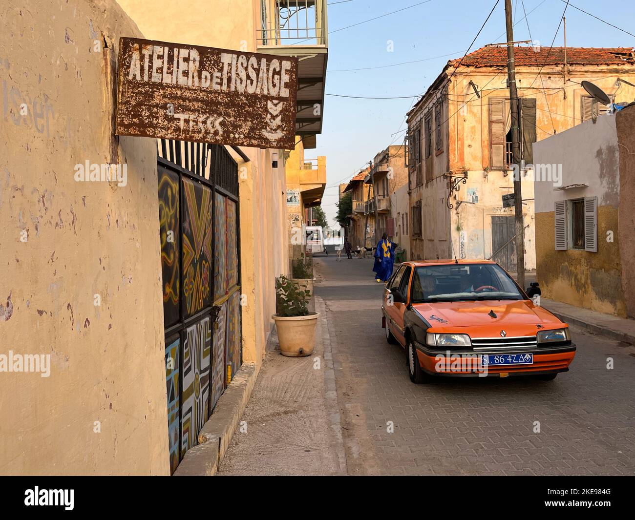 St. Louis, Senegal. 31st Oct, 2022. A cab drives through the narrow ...