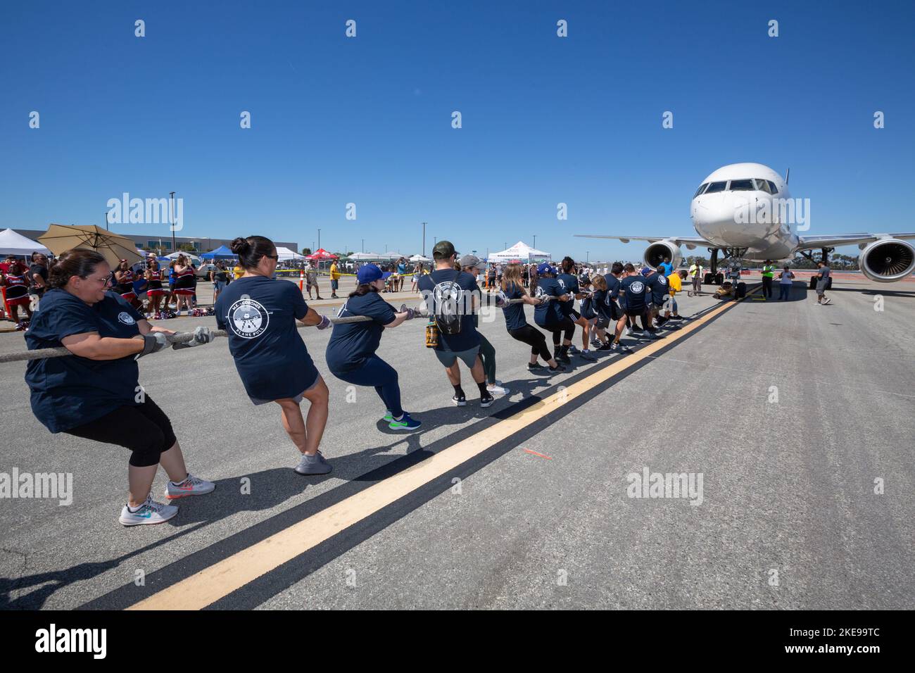 Team pulling a UPS airplane at the Special Olympics of Southern ...