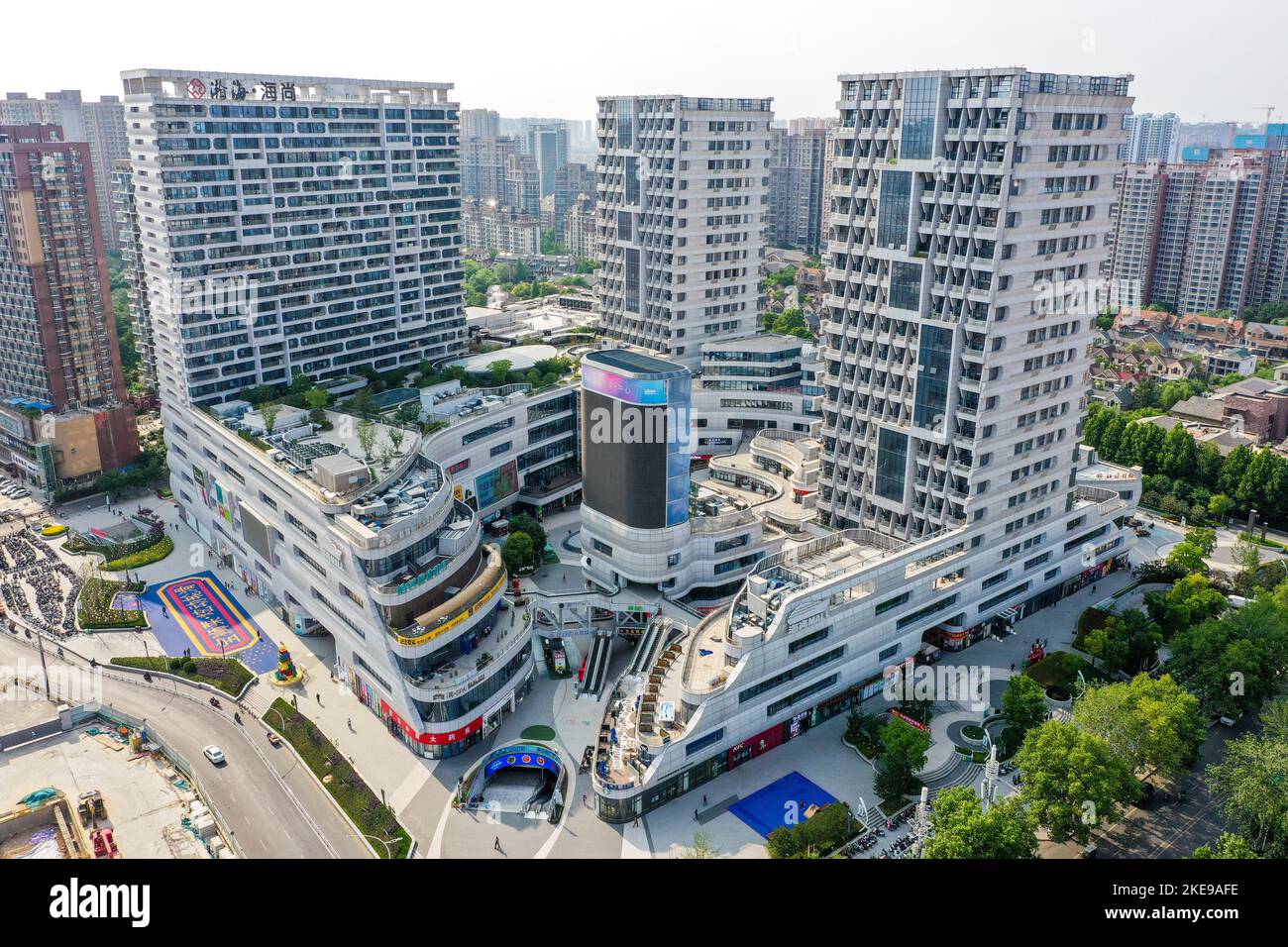 Aerial photos show a building looking like a luxury cruise in Zhengzhou ...
