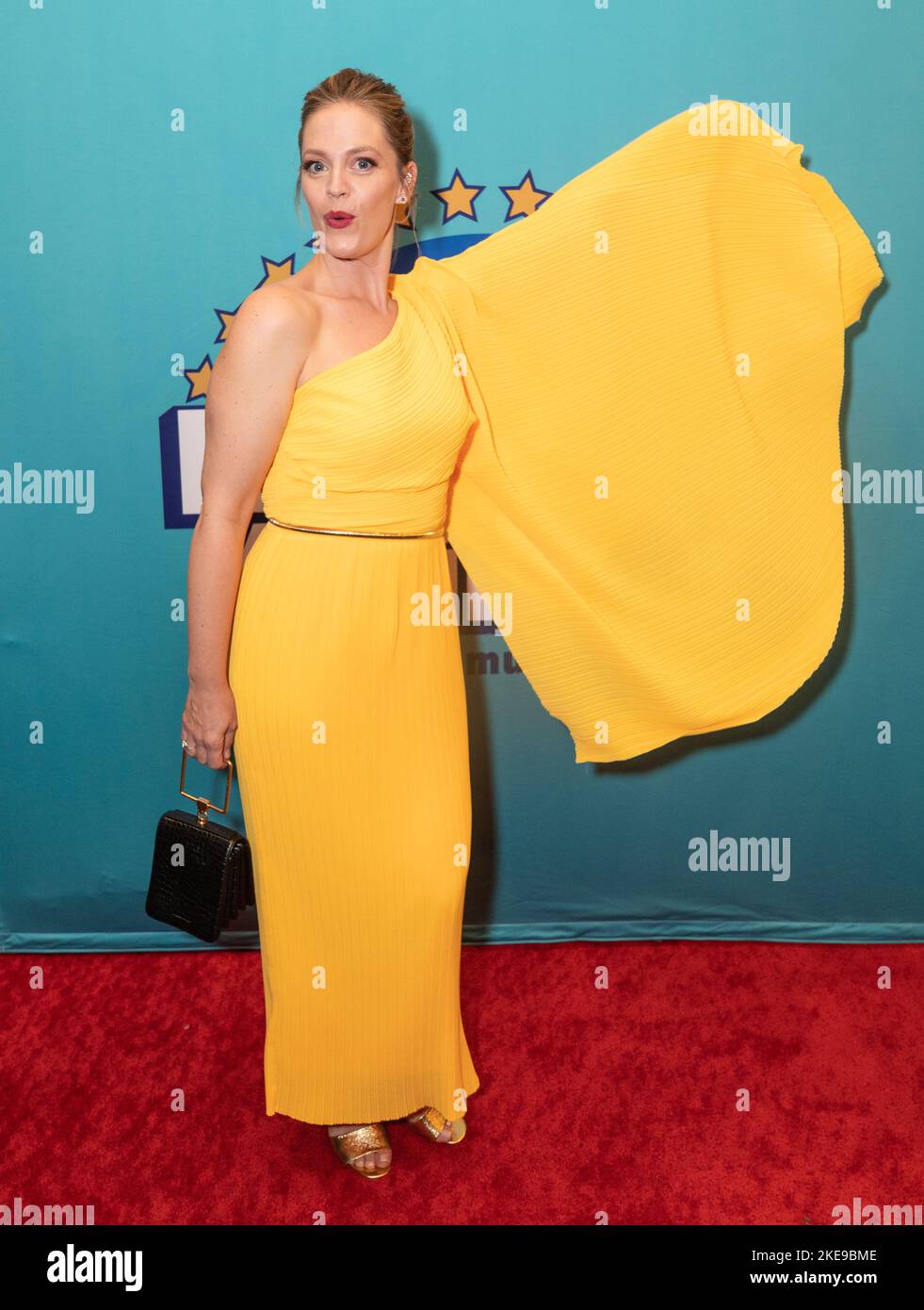 Elizabeth Stanley attends opening night of Kimberly Akimbo musical on ...