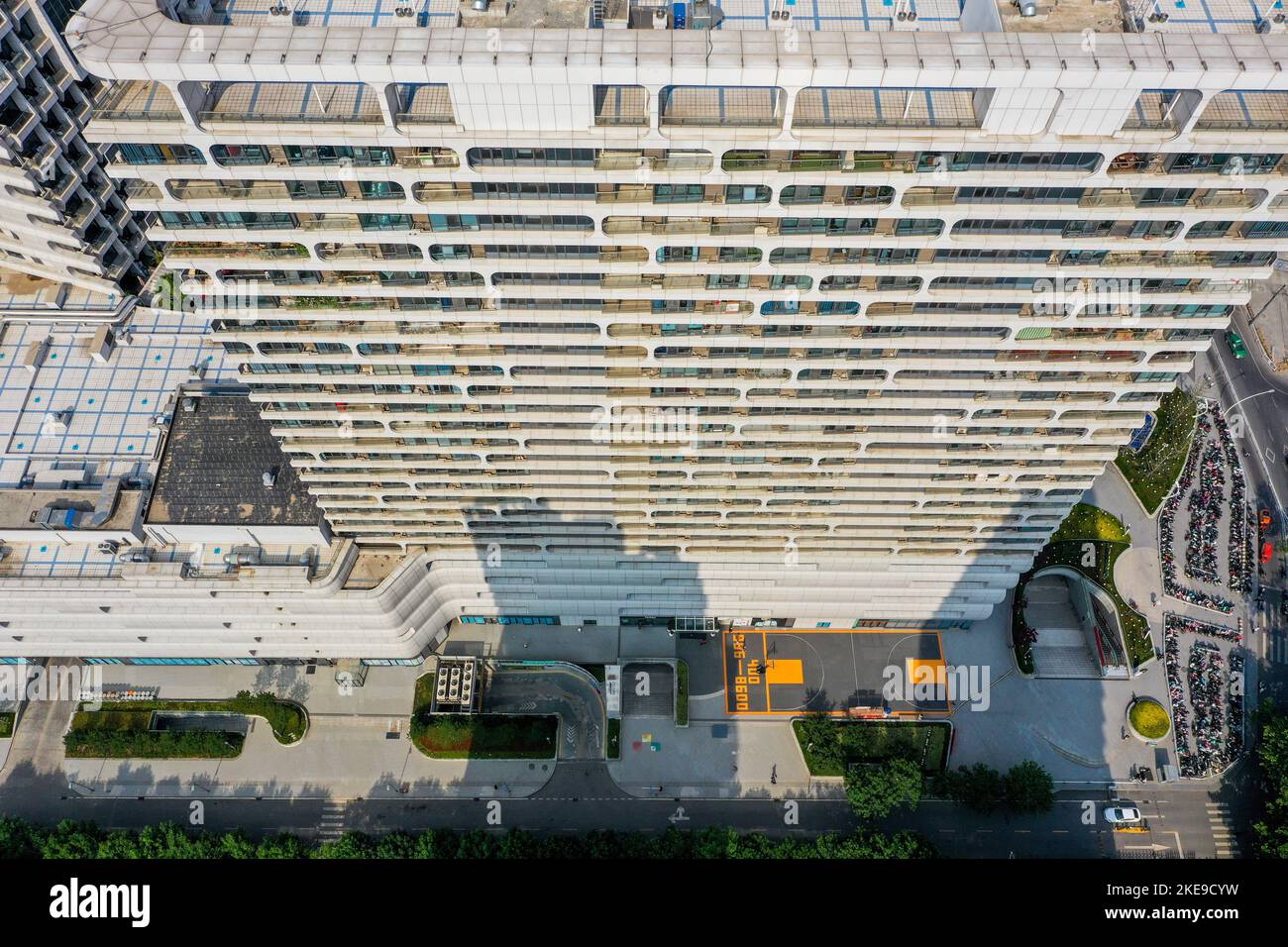 Aerial photos show a building looking like a luxury cruise in Zhengzhou ...