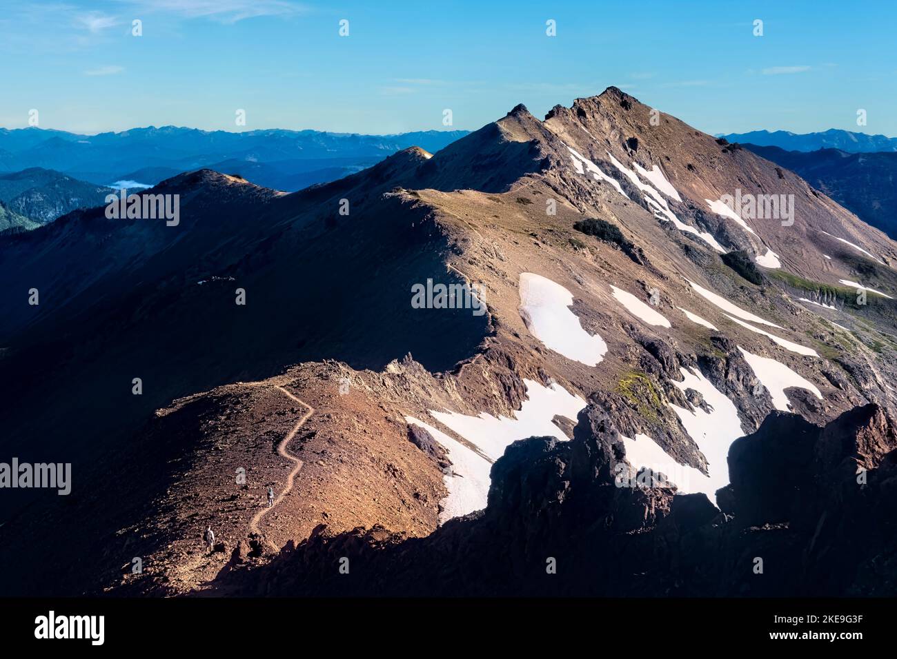 Hiking the stunning Goat Rocks ridge, Pacific Crest Trail, Washington ...