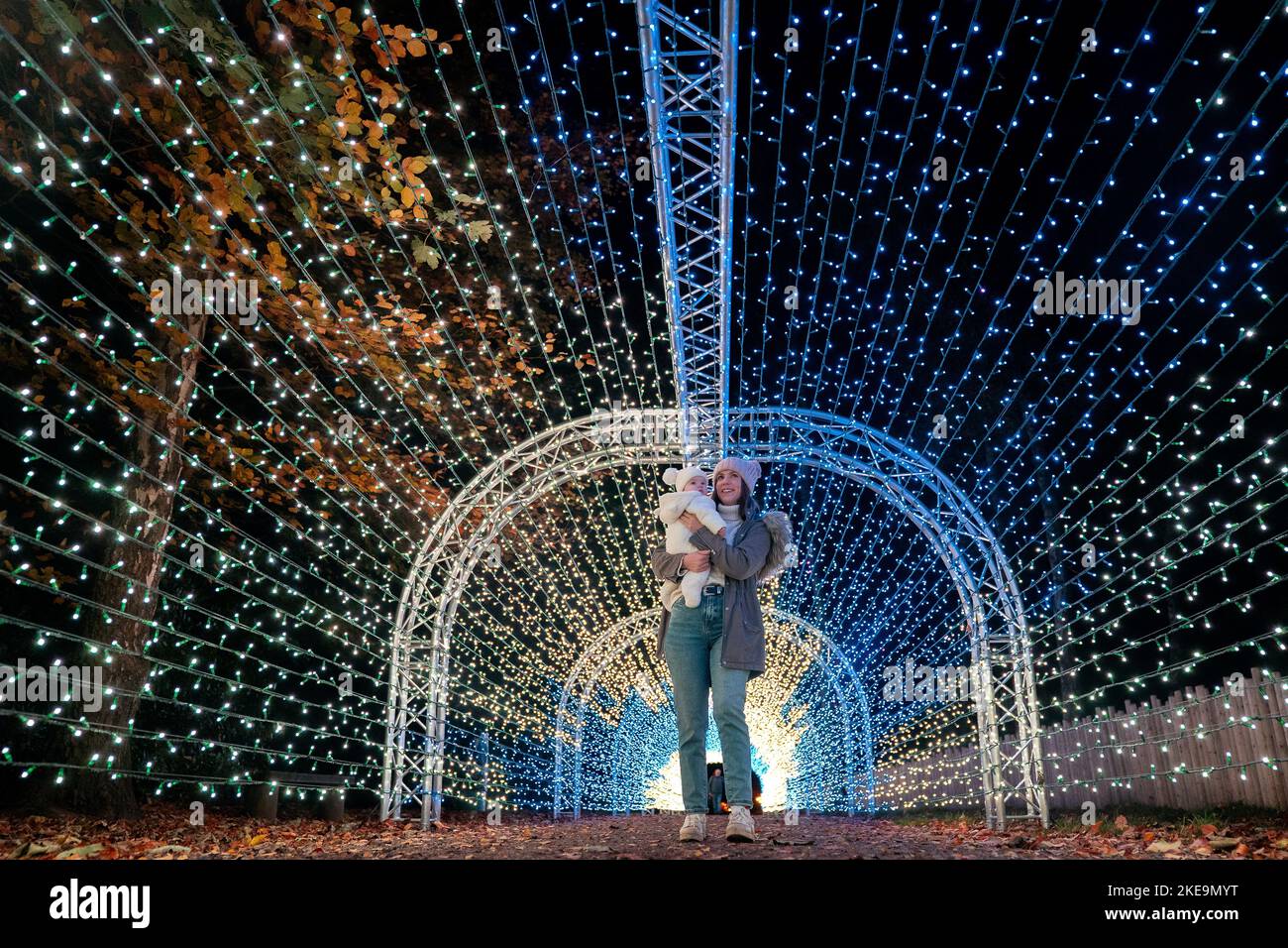 Paige Dawson and her four-month-old daughter Summer during the preview ...