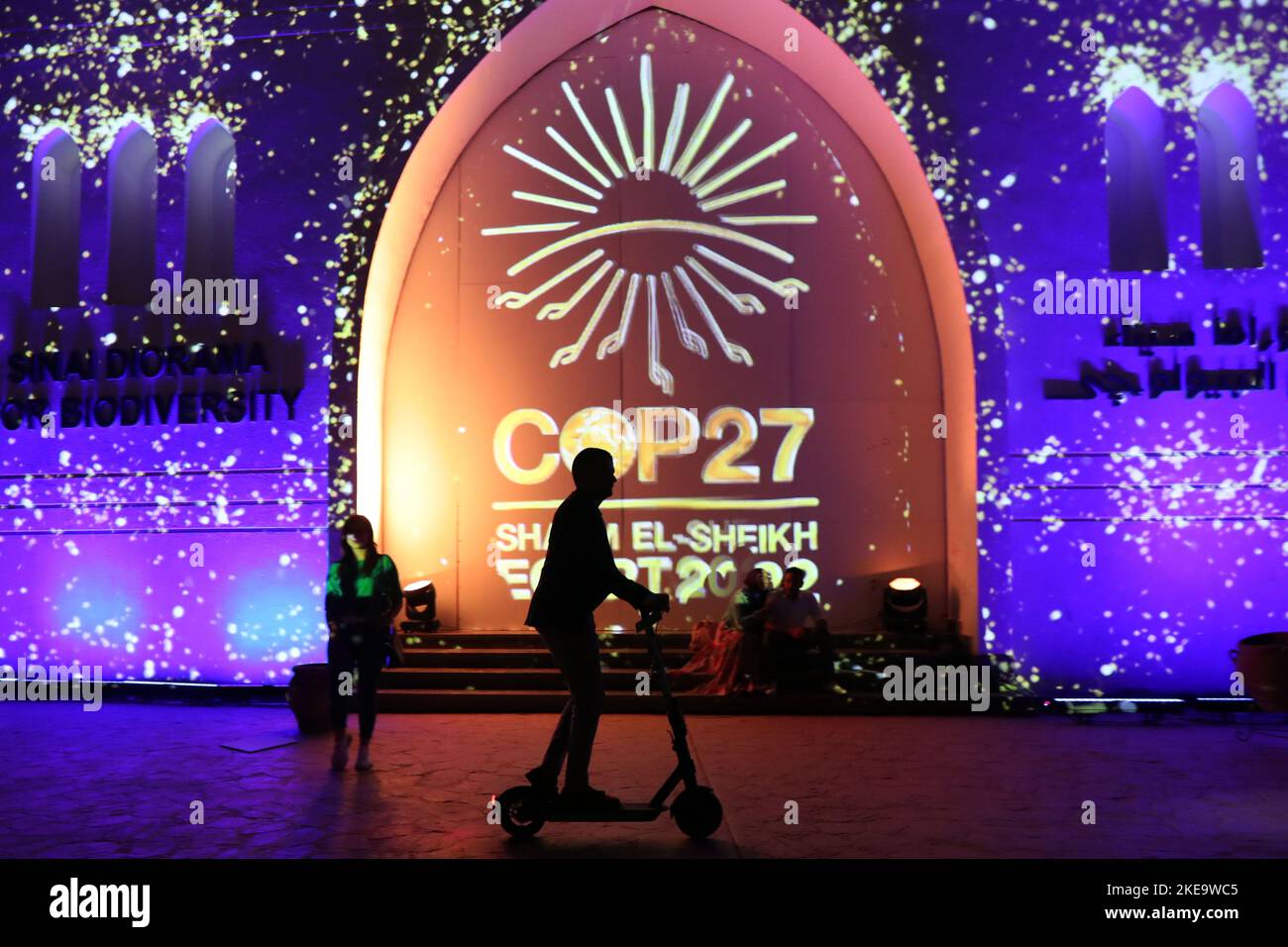 Sharm El Sheikh. 11th Nov, 2022. People visit the Green Zone of the ...