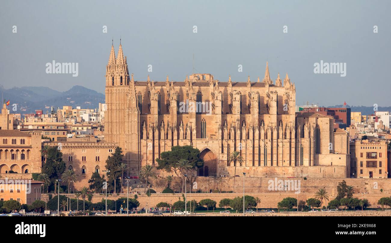 Catedral-Basilica de Santa Maria de Mallorca in Palma, Spain Stock ...
