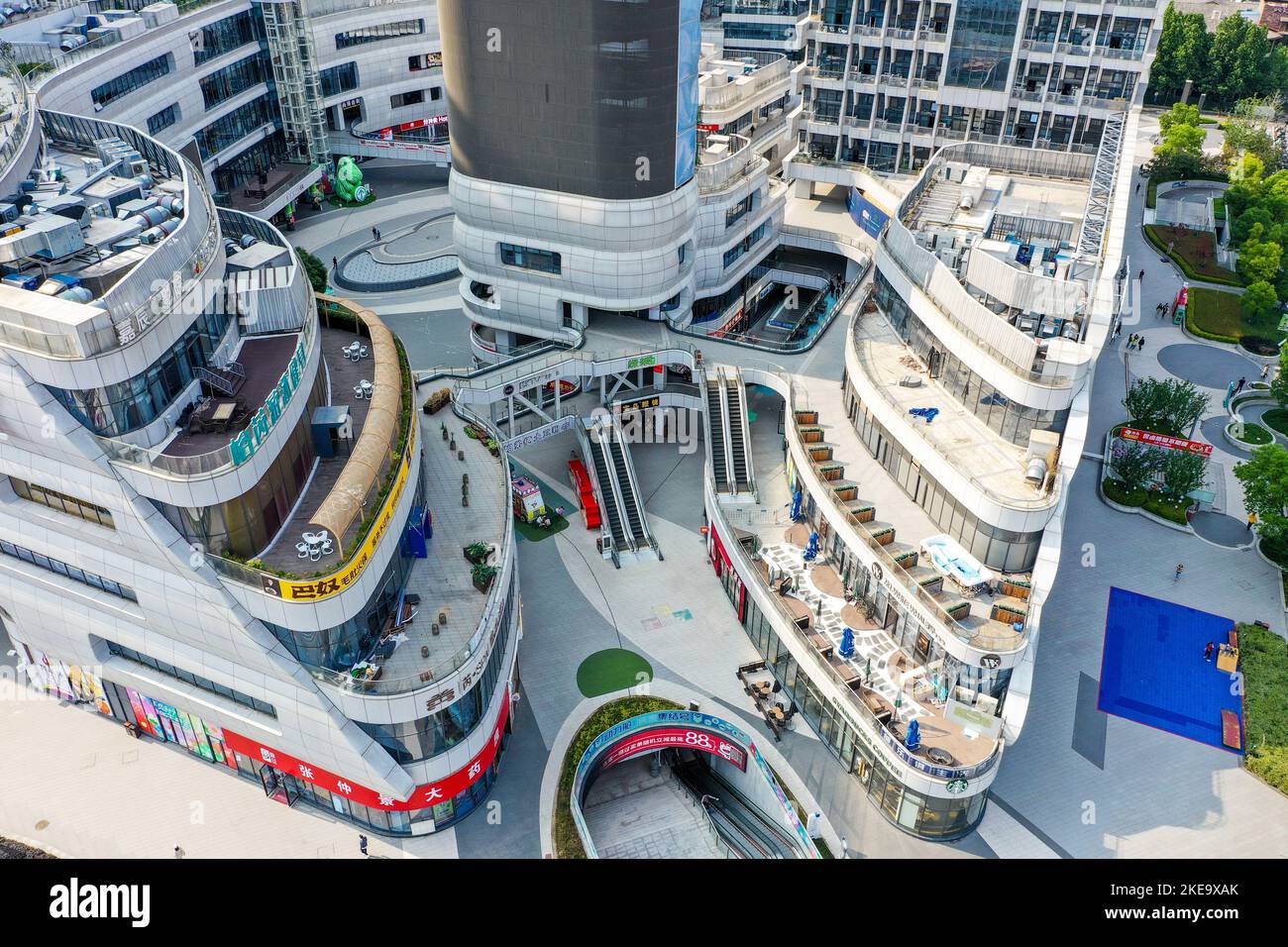 Aerial photos show a building looking like a luxury cruise in Zhengzhou ...