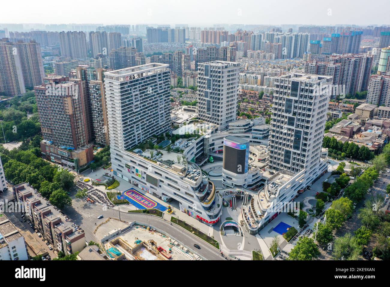 Aerial photos show a building looking like a luxury cruise in Zhengzhou ...