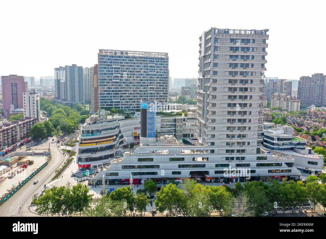 Aerial photos show a building looking like a luxury cruise in Zhengzhou ...