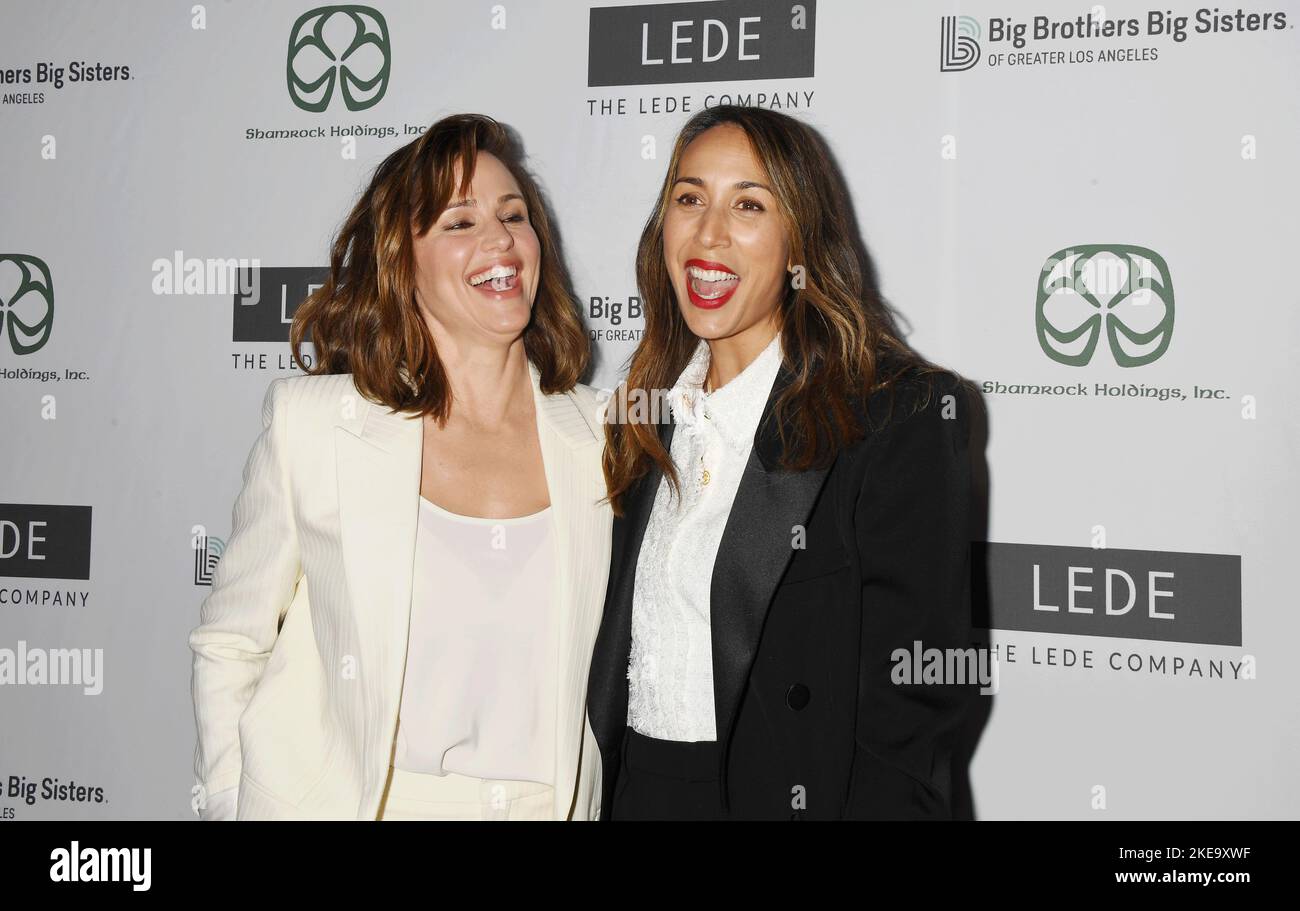 HOLLYWOOD, CA - NOVEMBER 10: (L-R) Jennifer Garner and Meredith O ...