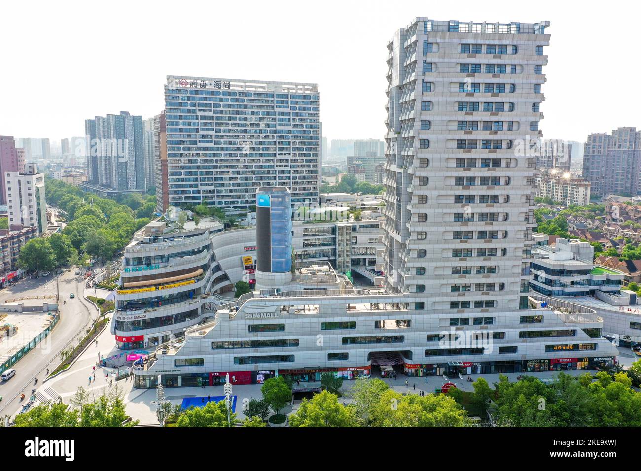 Aerial photos show a building looking like a luxury cruise in Zhengzhou ...