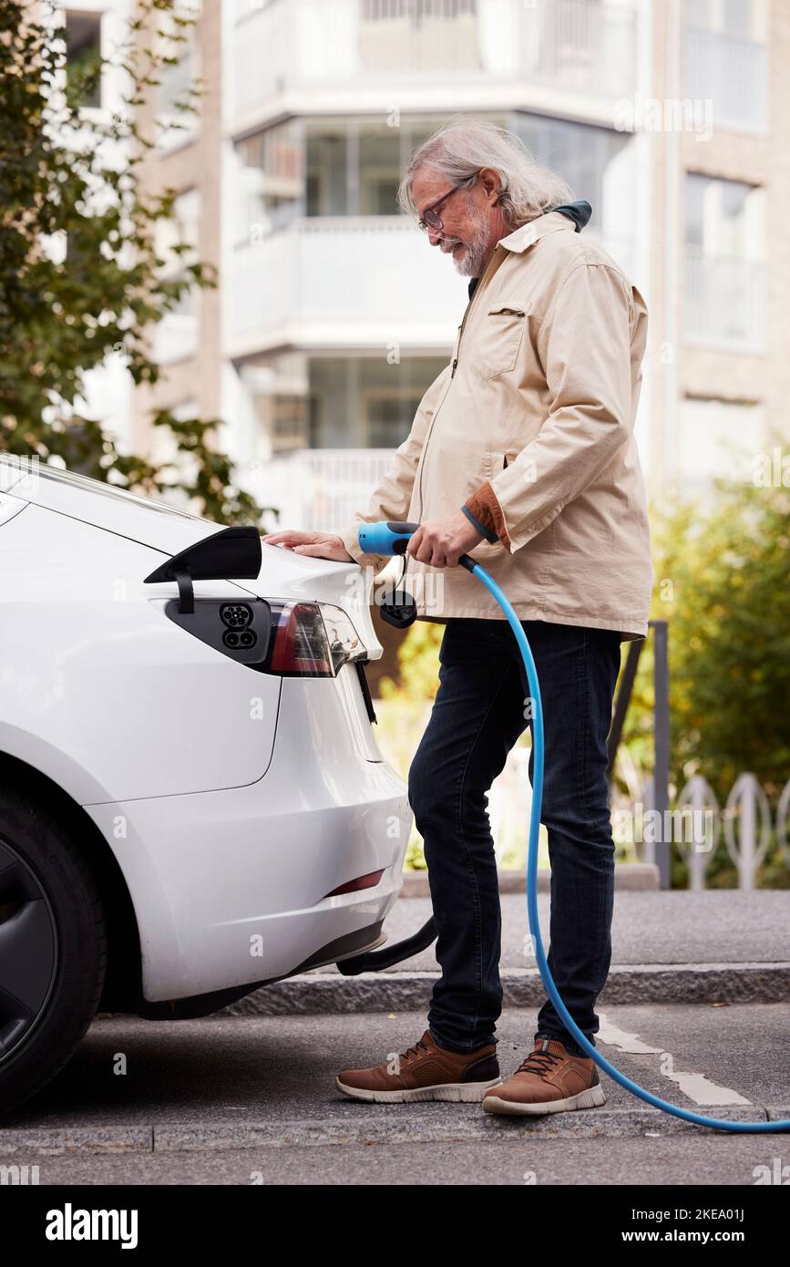 Electric vehicle power hi-res stock photography and images - Alamy