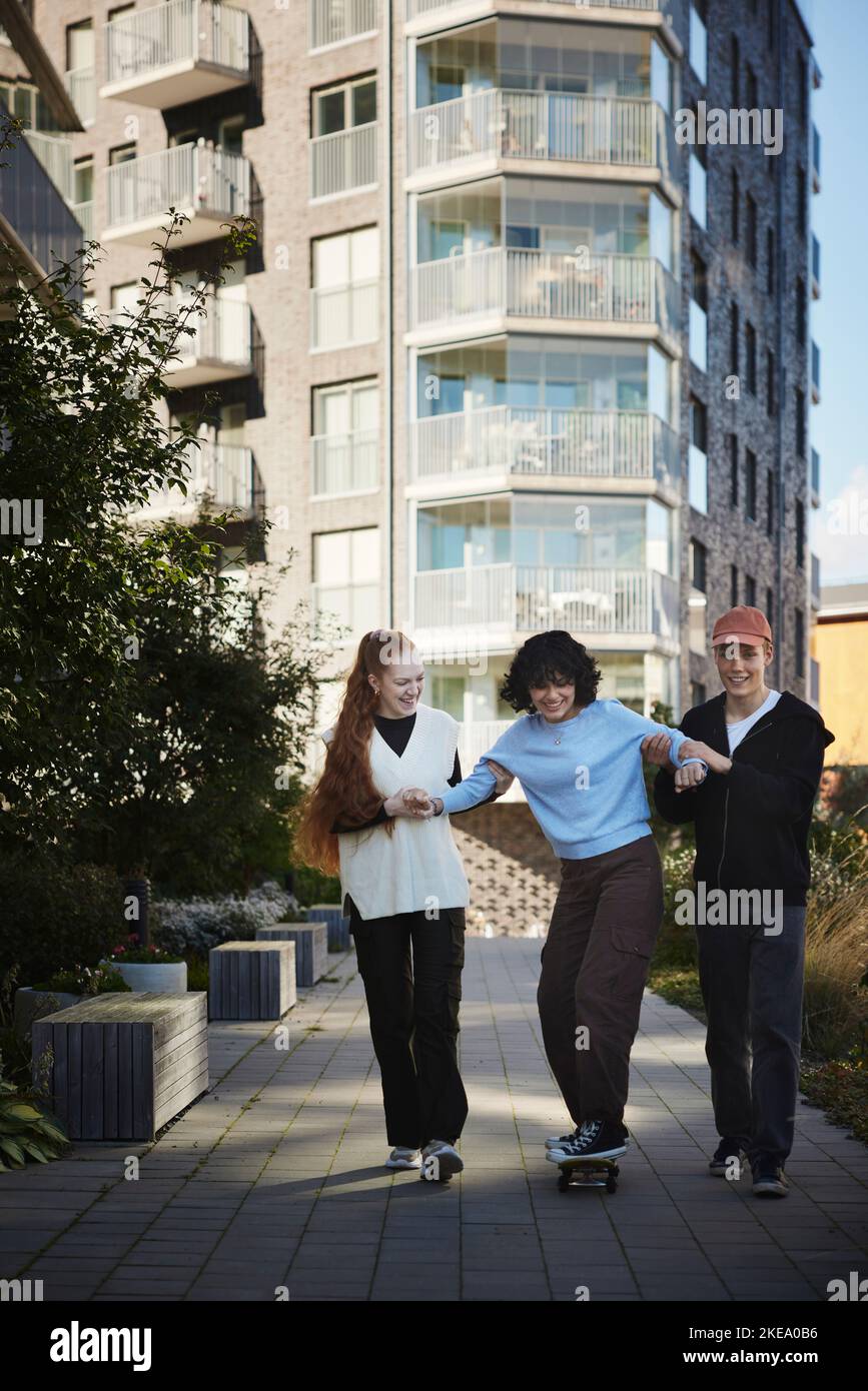 Boys hanging around hi-res stock photography and images - Alamy