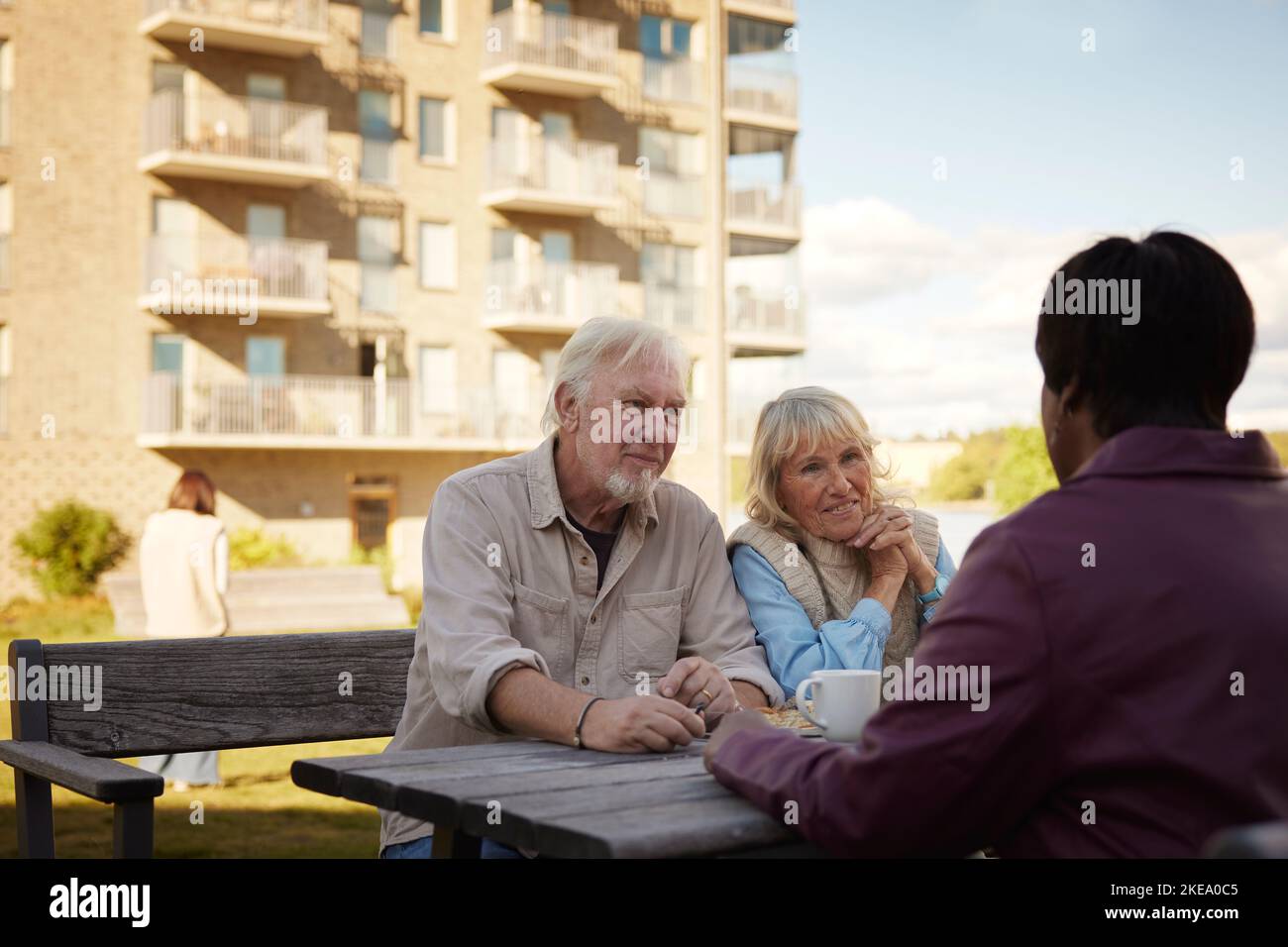 Neighbor people hi-res stock photography and images - Alamy