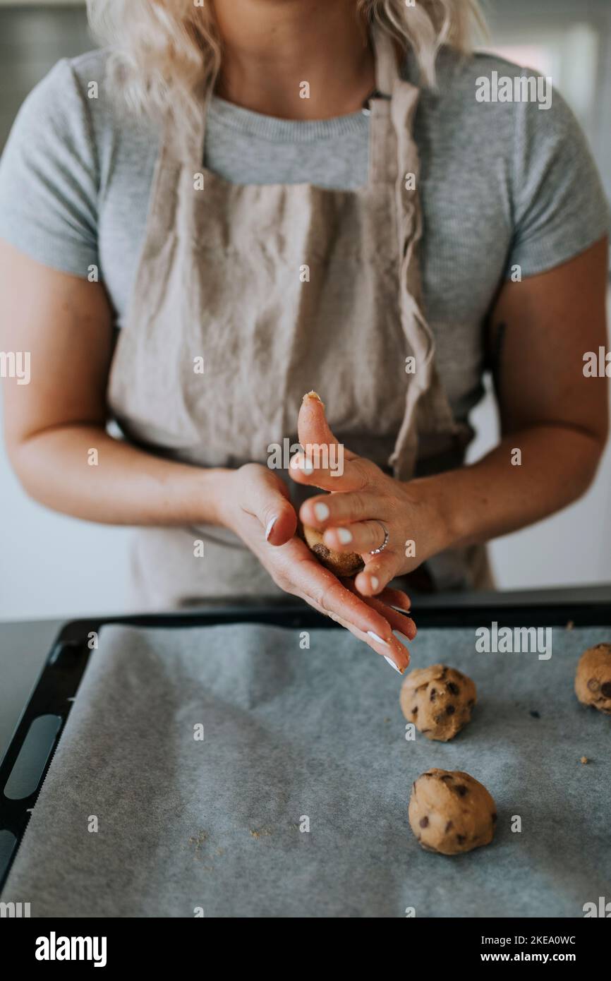 Mature women baking cookies hi-res stock photography and images - Alamy