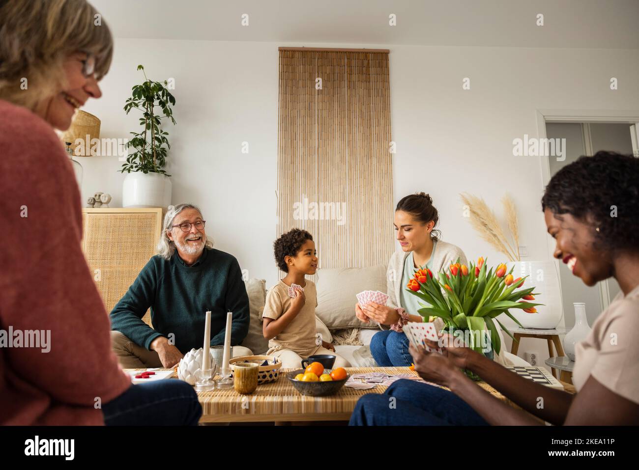 Playing card game at home hi-res stock photography and images - Alamy