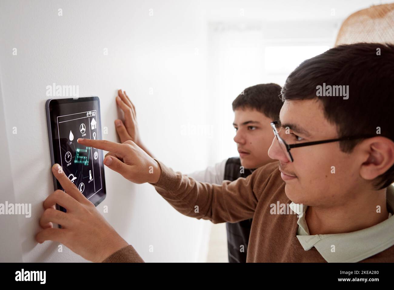 Smart brothers hi-res stock photography and images - Alamy