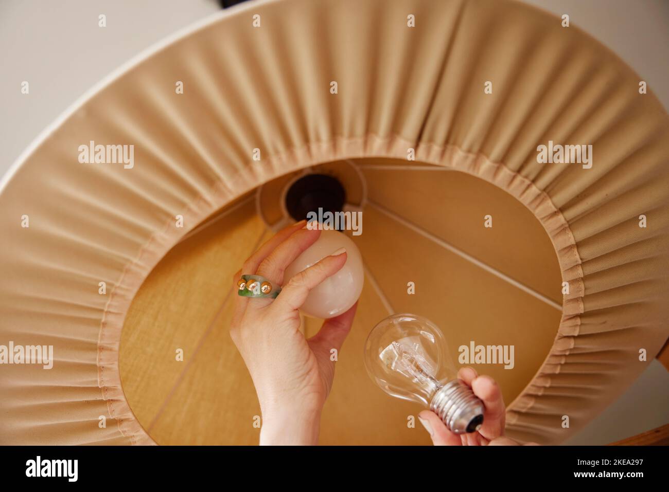 Changing lightbulb hi-res stock photography and images - Alamy