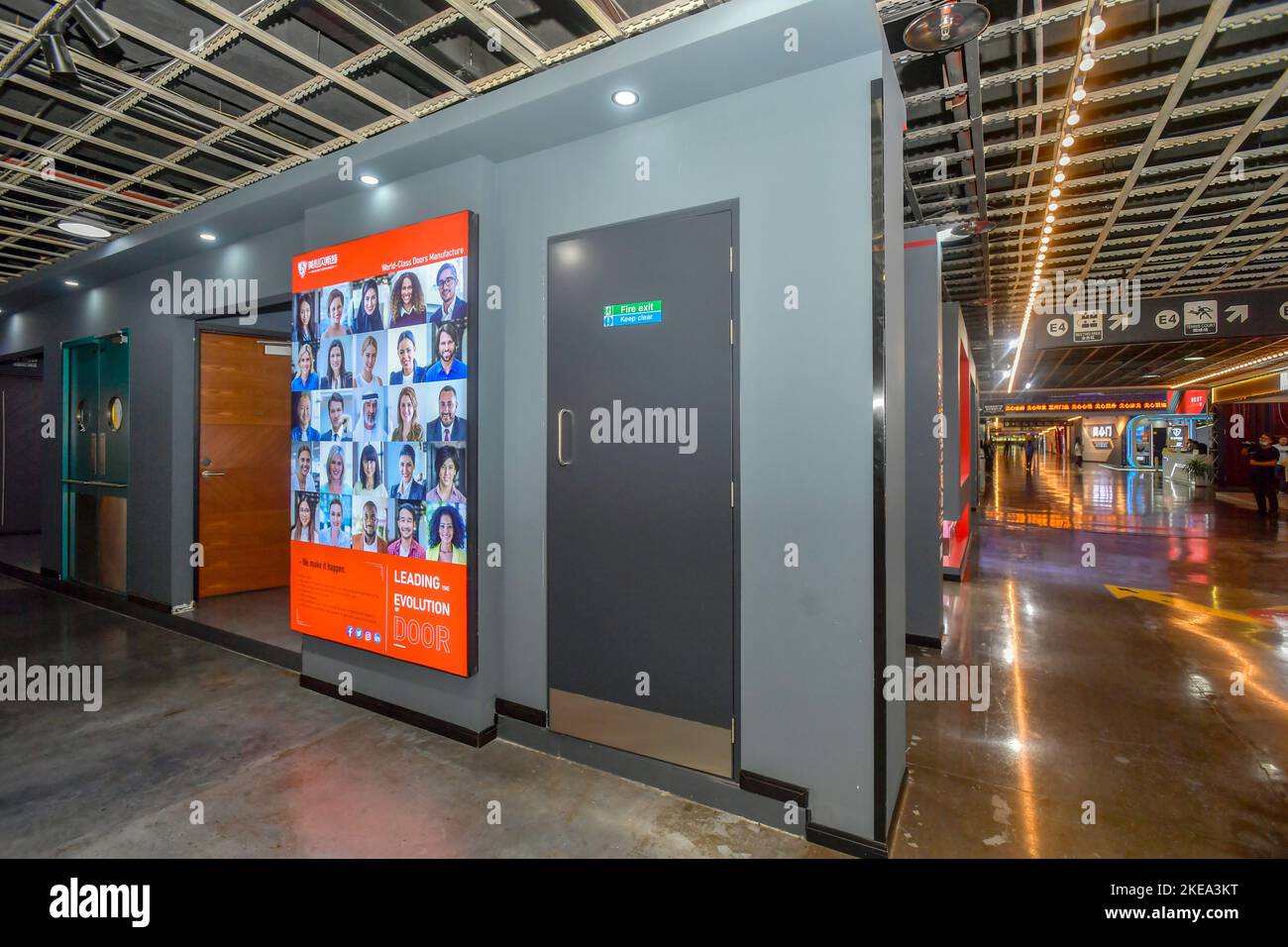 In the exhibition hall of Chongqing Maxim's Group, the door products ...