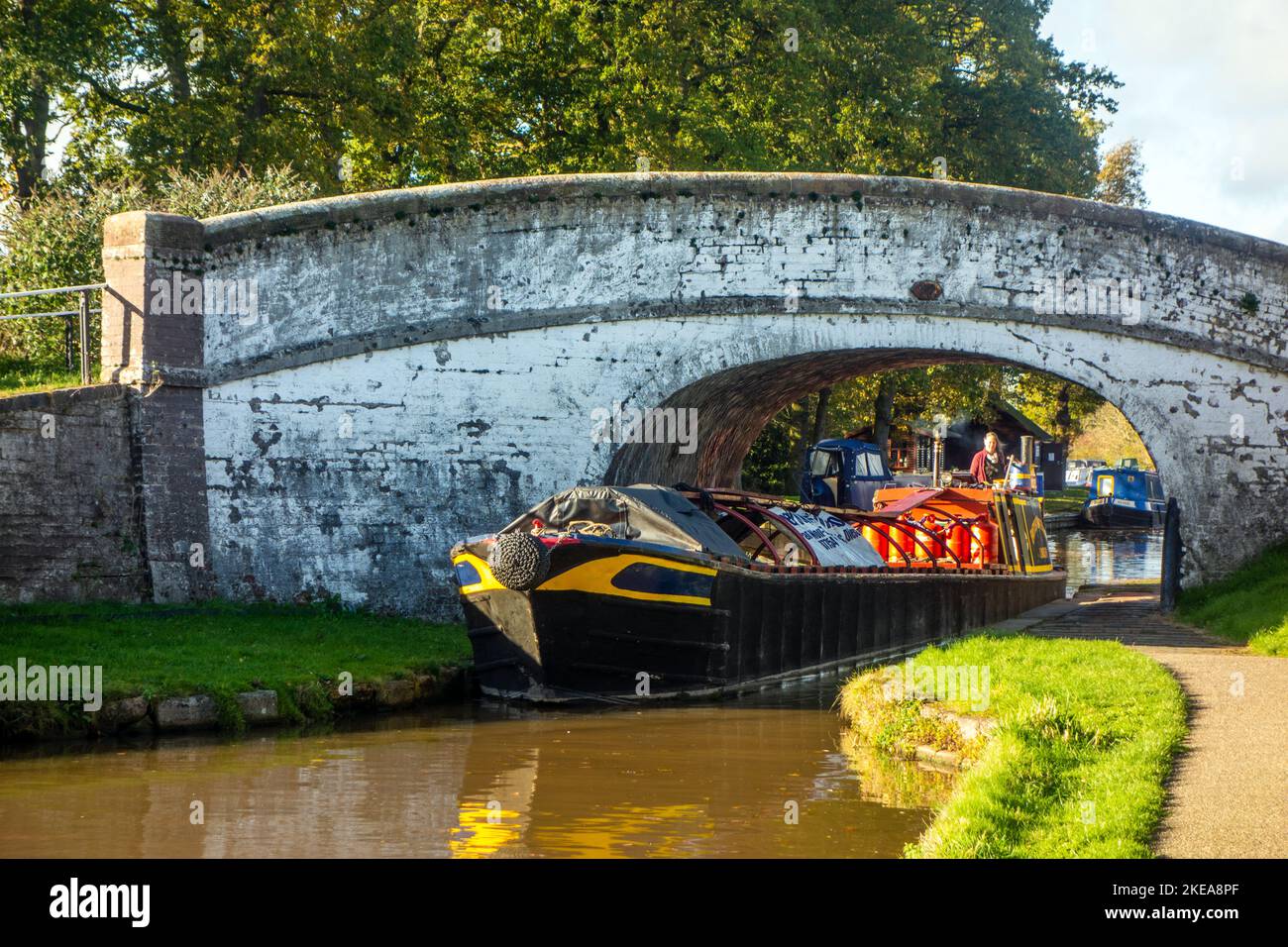 Canal cotage hi-res stock photography and images - Alamy
