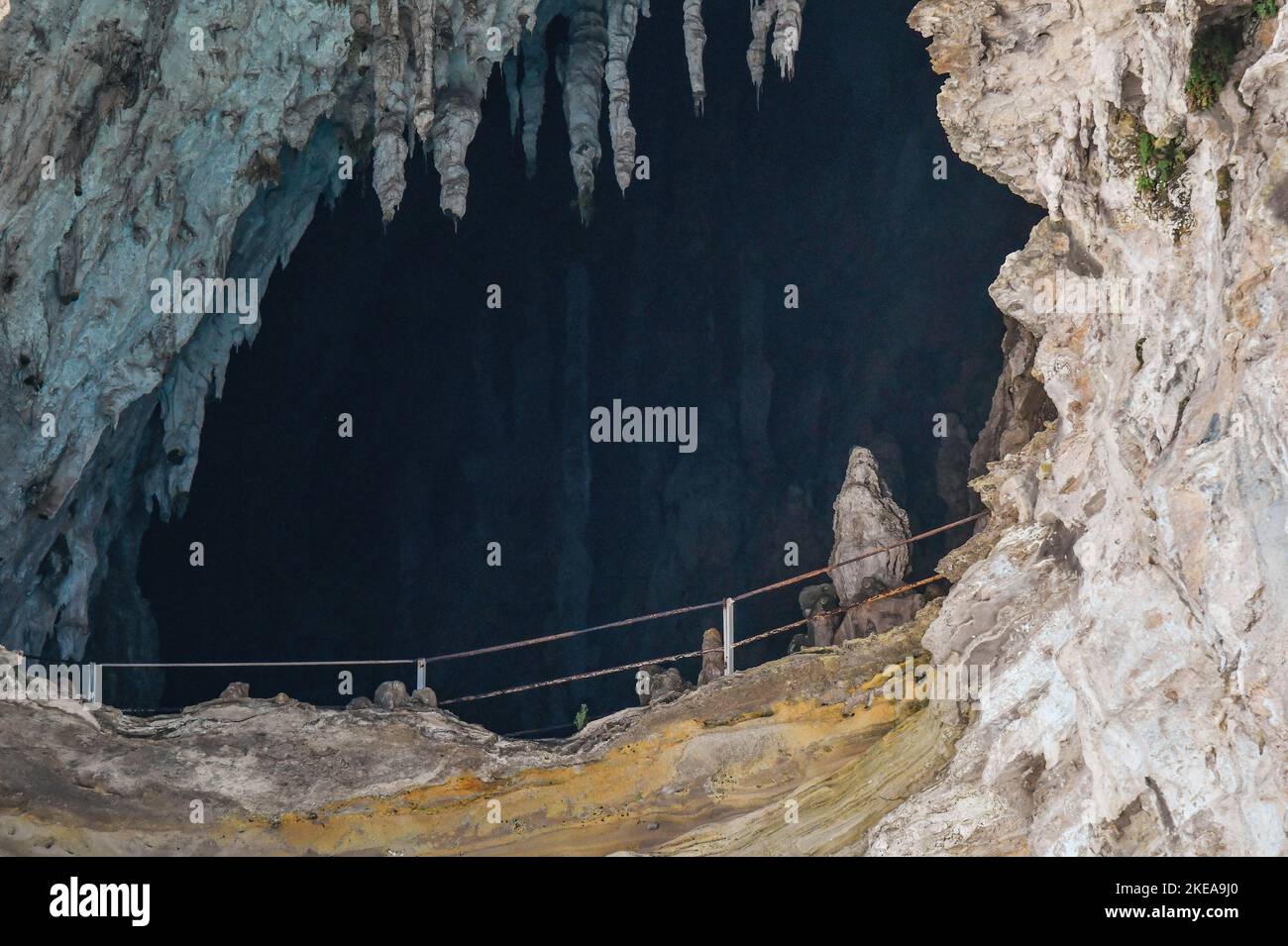Grotto bianca hi-res stock photography and images - Alamy