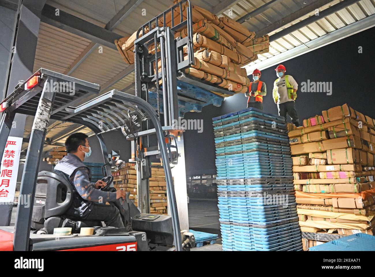 XUZHOU, CHINA - NOVEMBER 11, 2022 - Staff members at SF Express's ...