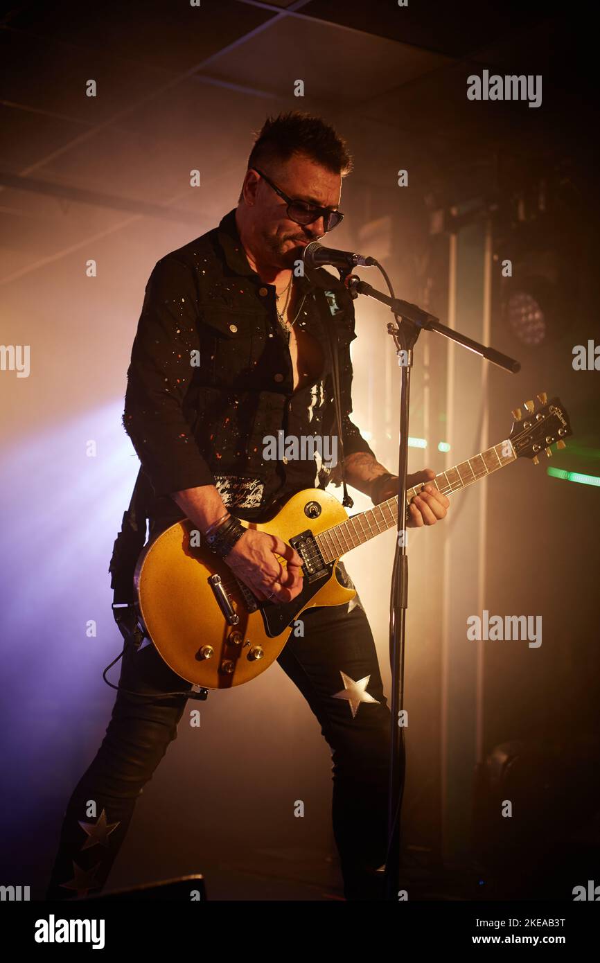 Enuff z’nuff hi-res stock photography and images - Alamy