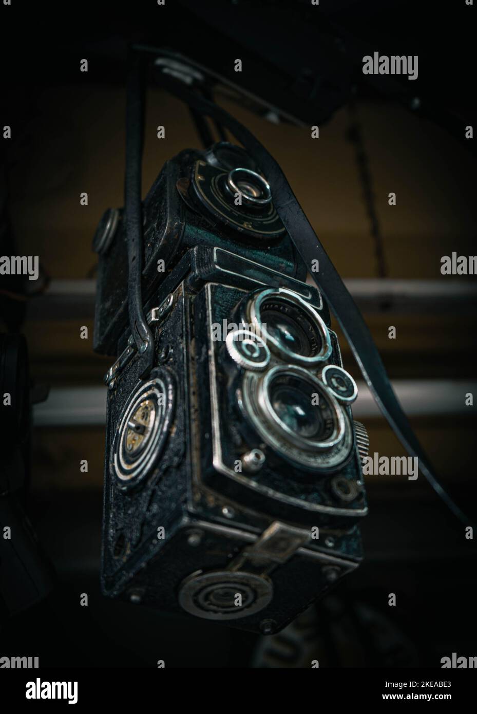 Sell old camera hi-res stock photography and images - Alamy