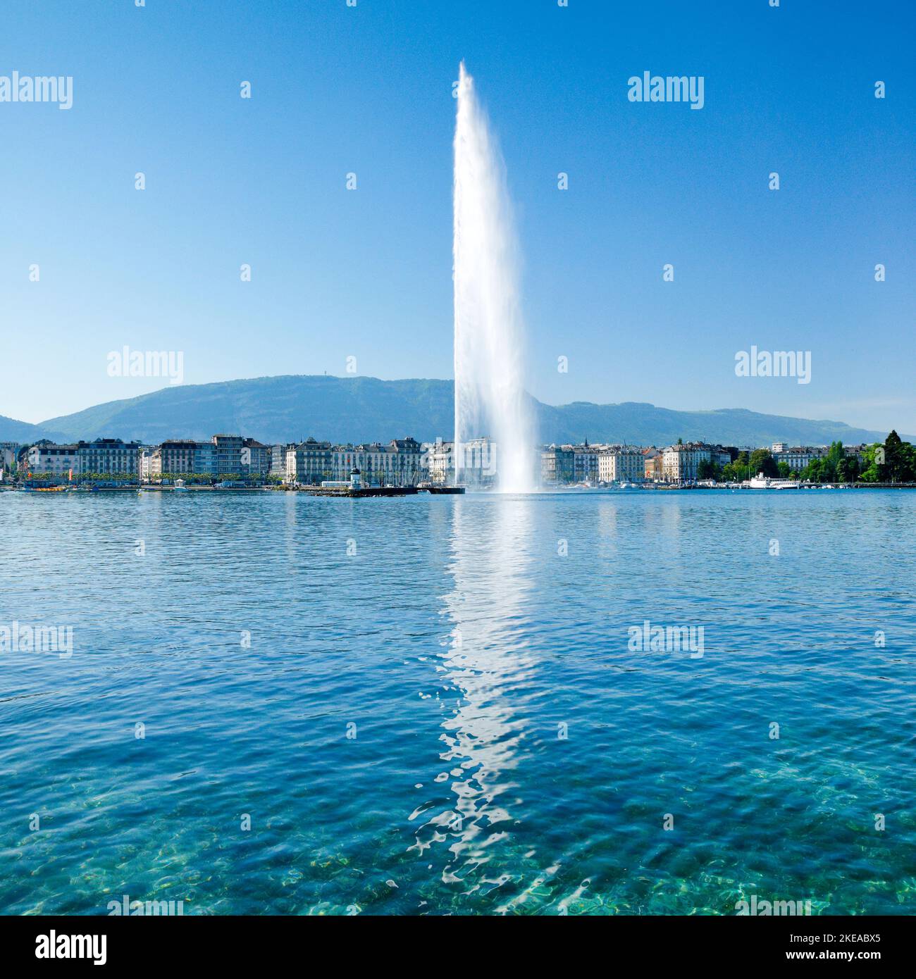 Der Jet d'eau, das Wahrzeichen im Genfer Seebecken, Kanton Genf ...