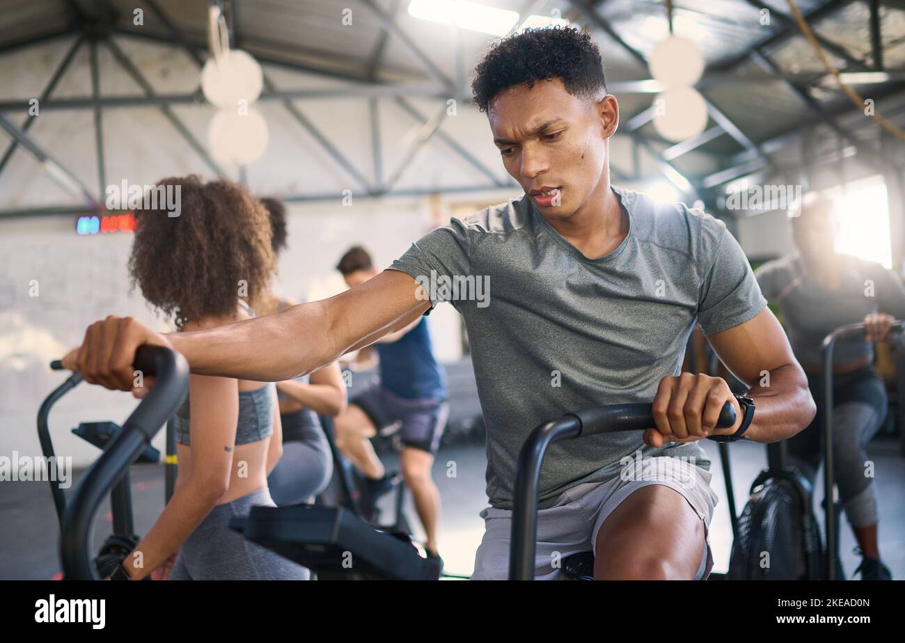 Spinning class young hi-res stock photography and images - Alamy