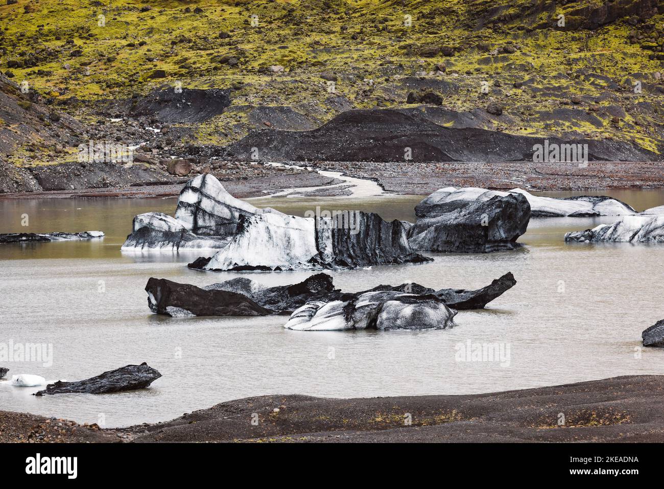 Beautiful Aerial view of the massive Glacier in Iceland and its lagoon ...