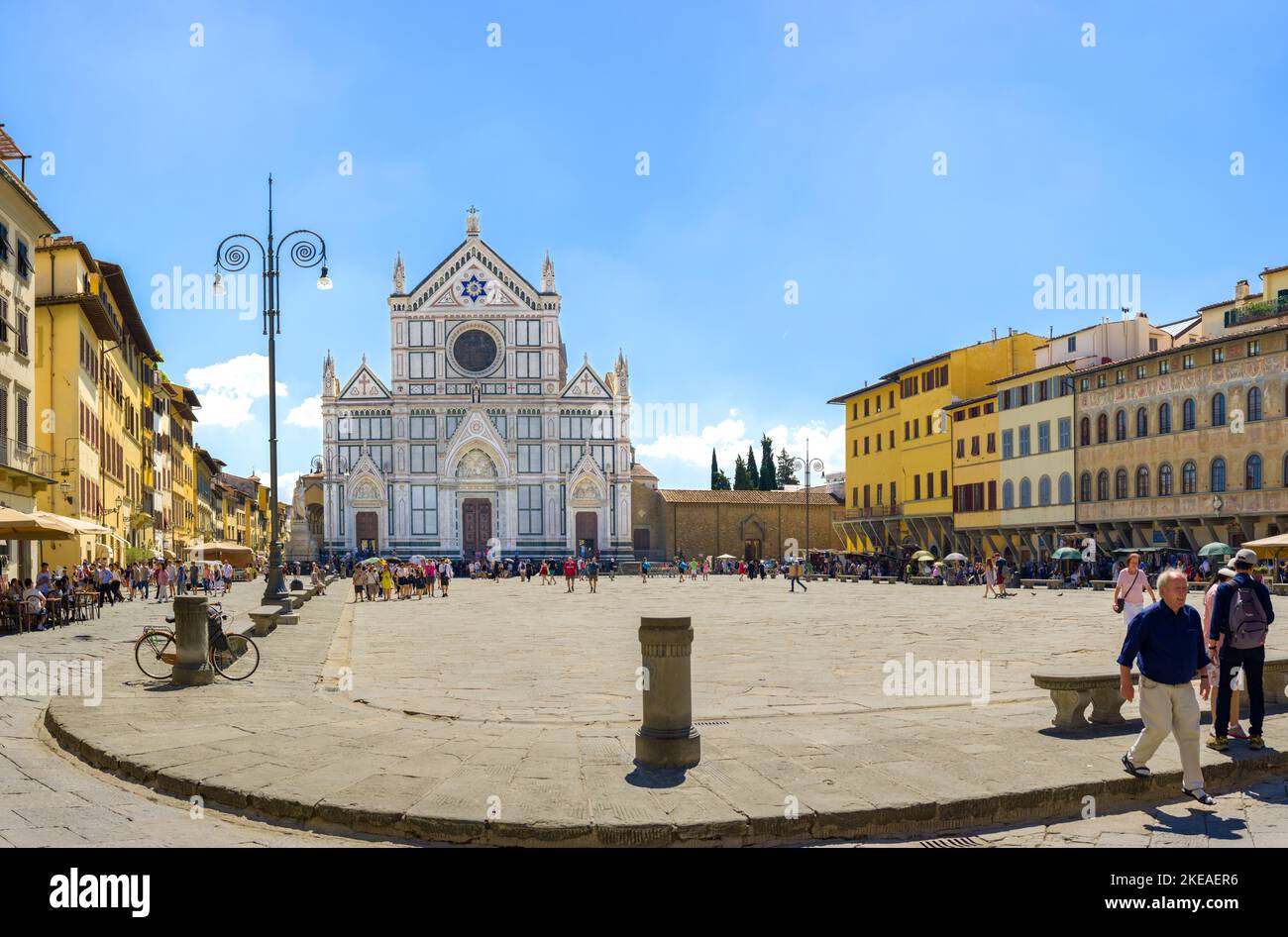 Piazza di Santa Croce and the Basilica di Santa Croce (Basilica of the ...