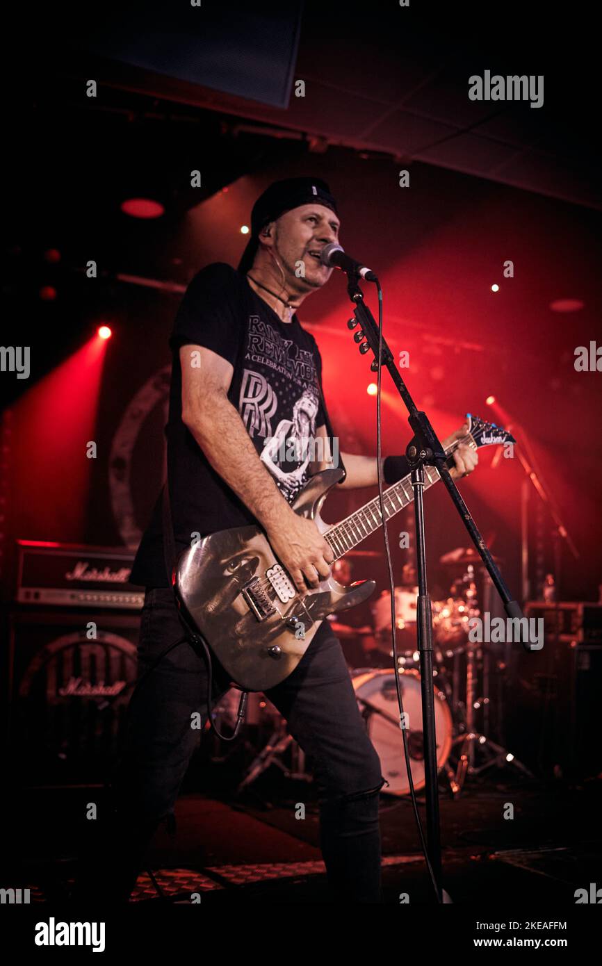 Wicked Smile, with Cassidy Paris as guest, Performing live at Hard Rock ...