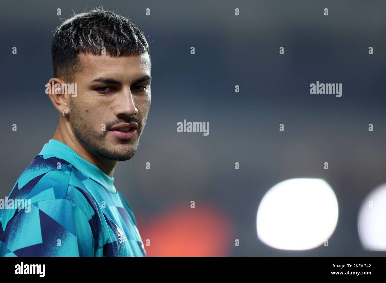 Leando paredes hi-res stock photography and images - Alamy