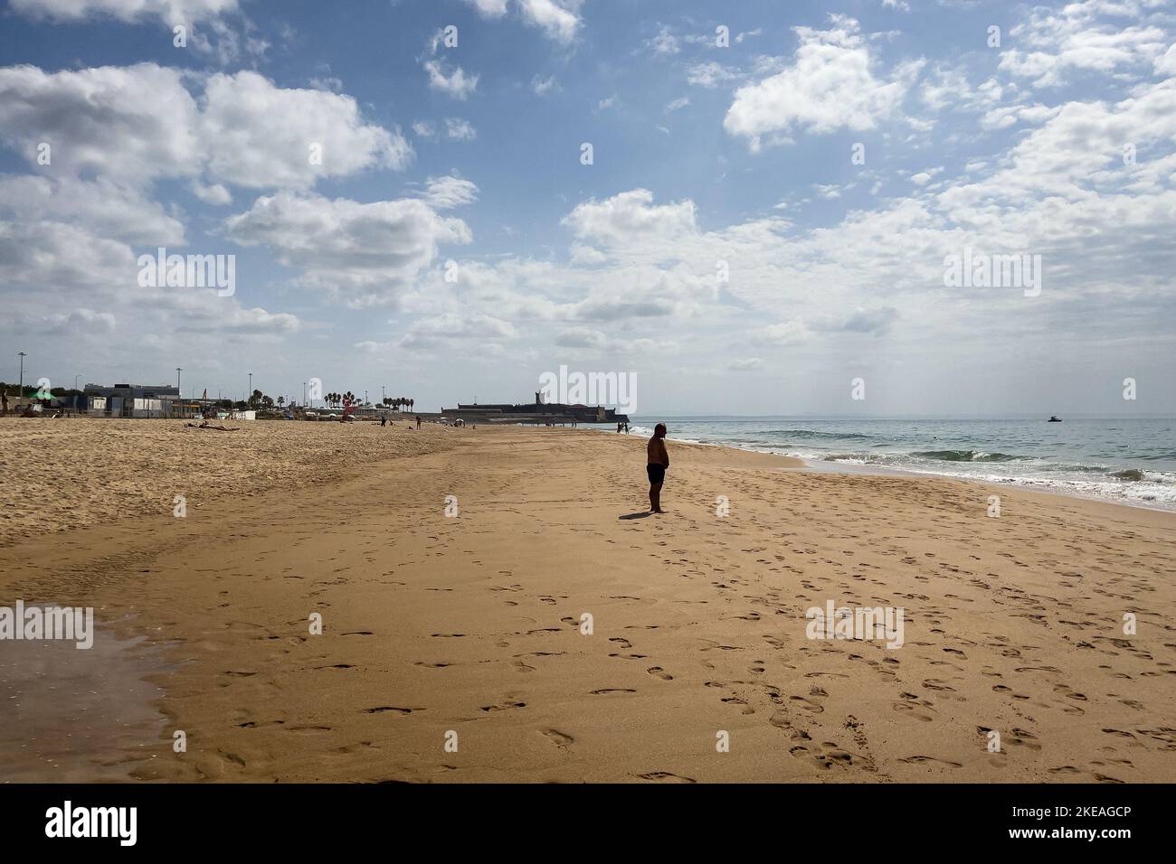 People enjoying their time on the beach in Carcavelos Stock Photo - Alamy