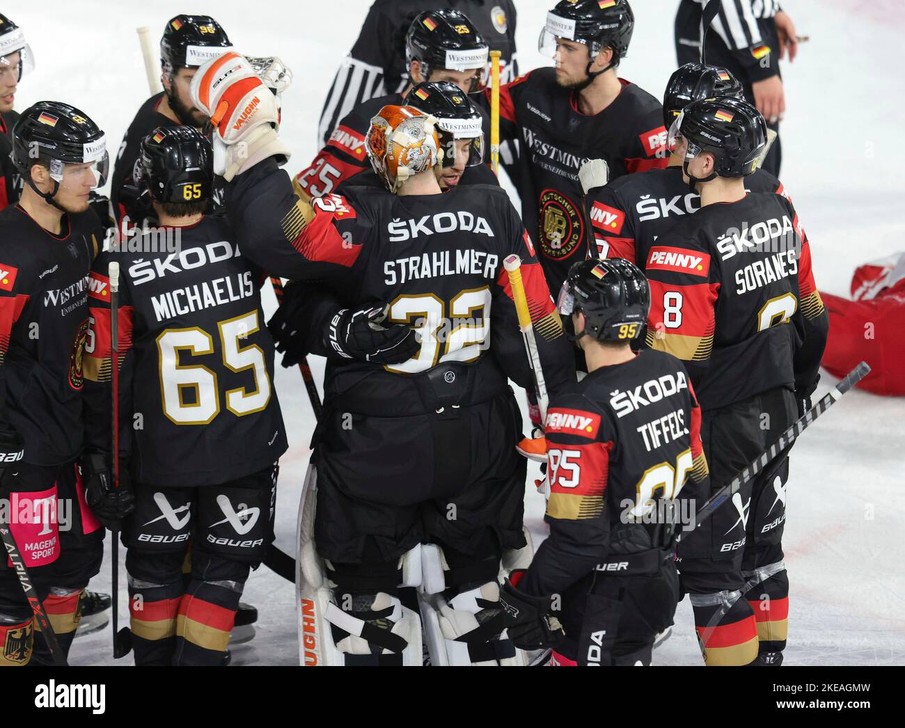 Krefeld, Deutschland. 10th Nov, 2022. firo: November 10th, 2022, ice hockey Germany Cup Germany ...