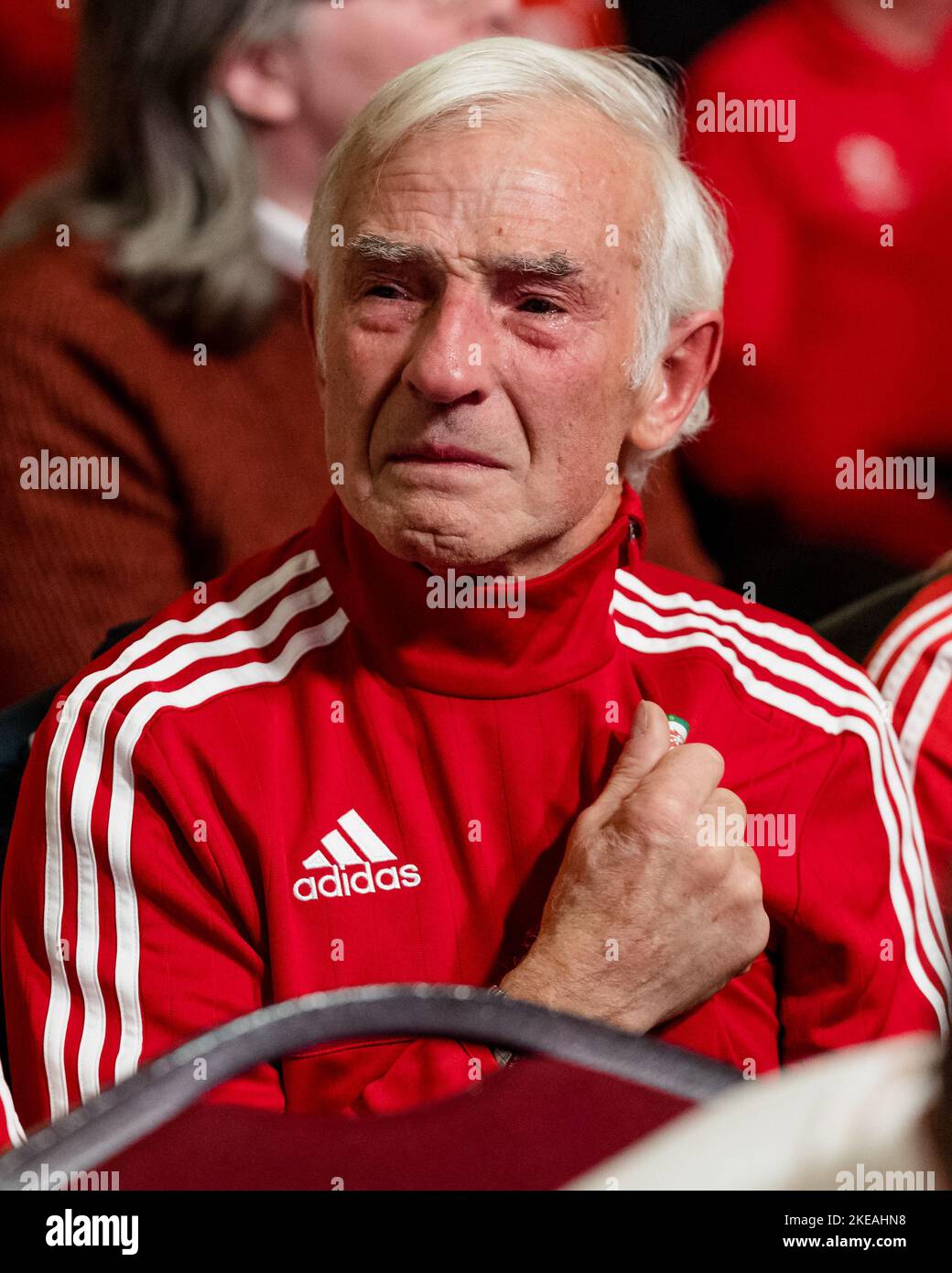 RHONDDA, WALES - 09 NOVEMBER 2022: Fans cry as Dafydd Iwan Yma o Hyd ...