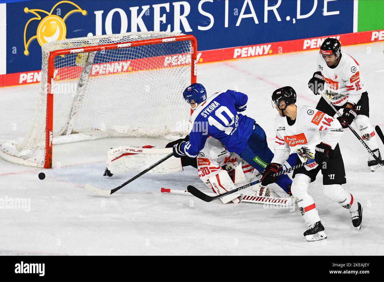 KREFELD, GERMANY - NOVEMBER 10, 2022: SYKORA Adam, KICKERT David ...