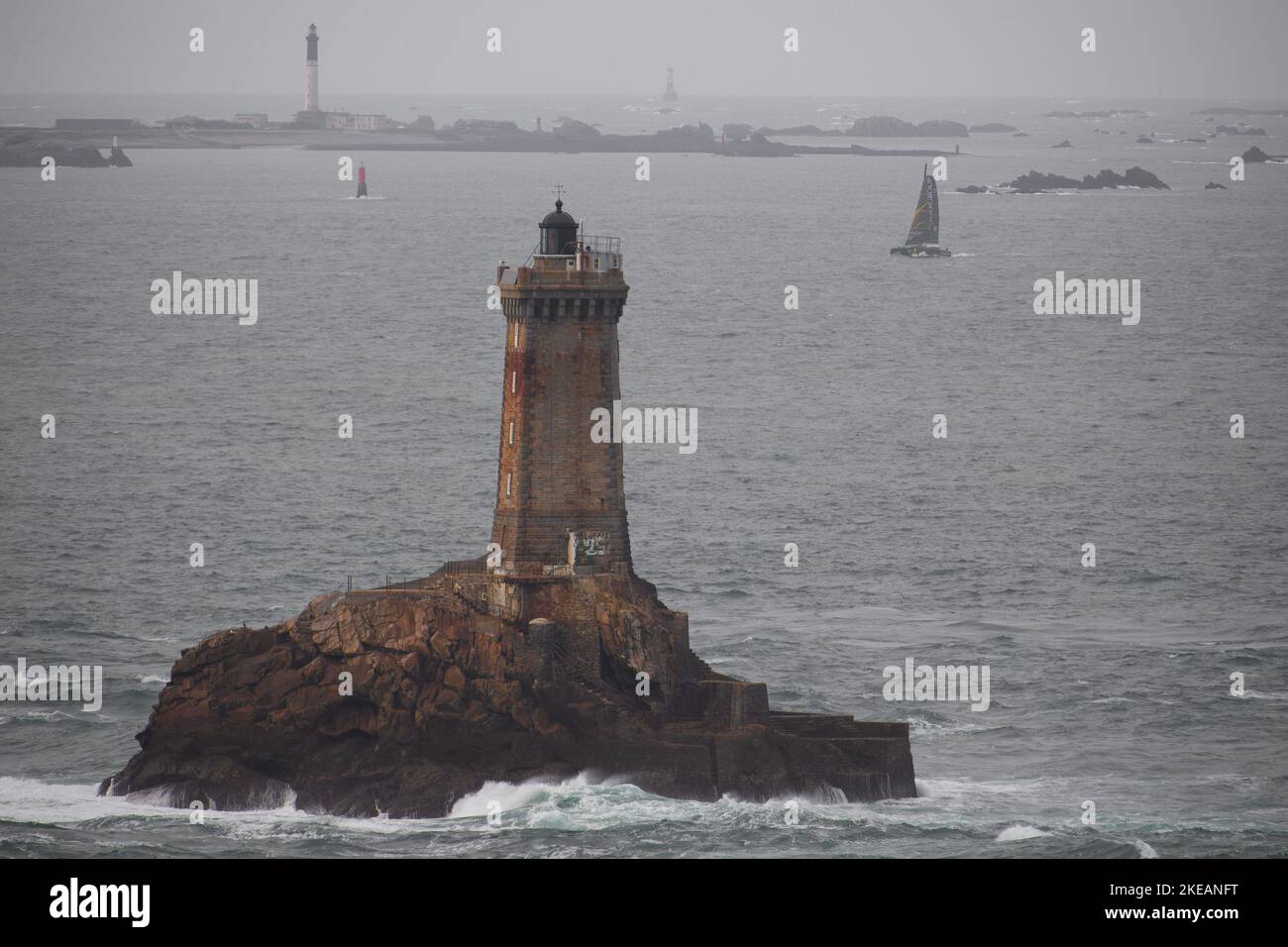 Rhum Multi, Lodigroup, Skipper Loic Escoffier, Passage du Raz de Sein ...