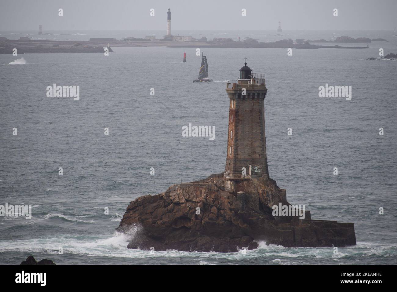 Rhum Multi, Lodigroup, Skipper Loic Escoffier, Passage du Raz de Sein ...