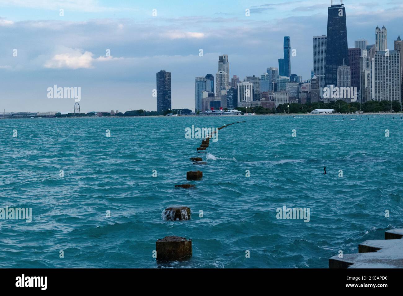 Chicago northside skyline hi-res stock photography and images - Alamy
