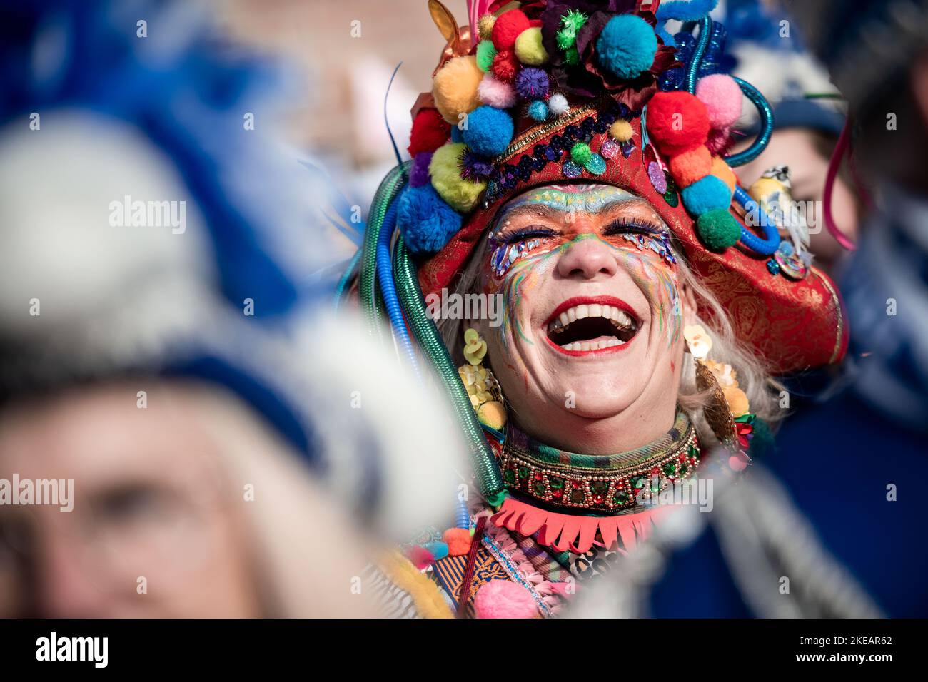 Duesseldorf, Germany. 11th Nov, 2022. Carnivalists celebrate on the ...
