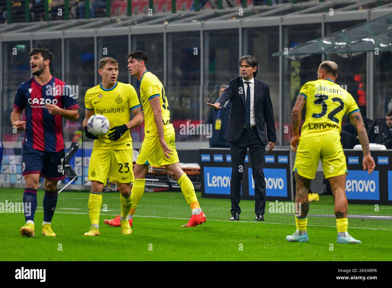 Milano, Italy. 09th, November 2022. Head coach Simone Inzaghi of Inter ...