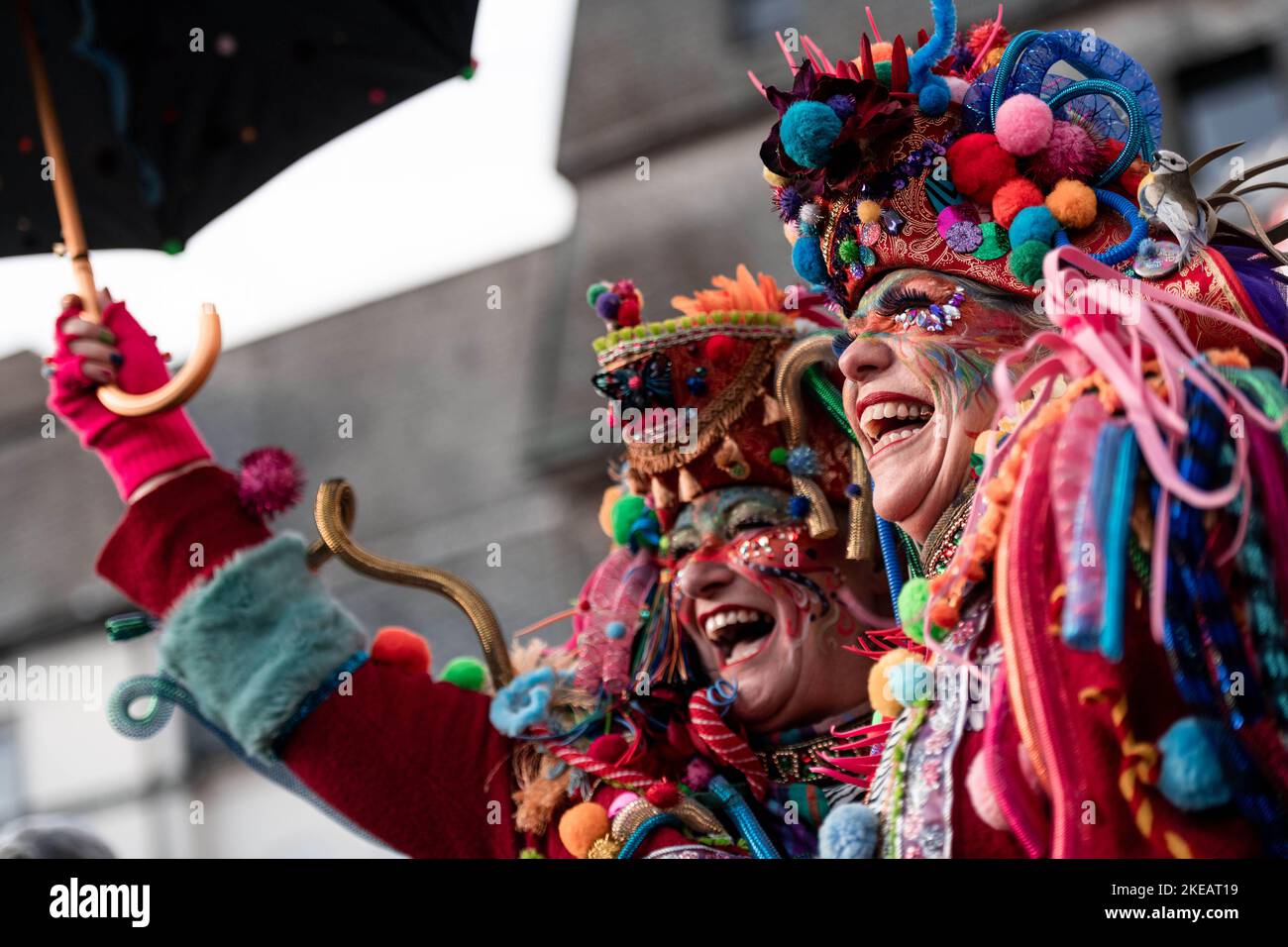 Duesseldorf, Germany. 11th Nov, 2022. Carnivalists celebrate on the ...