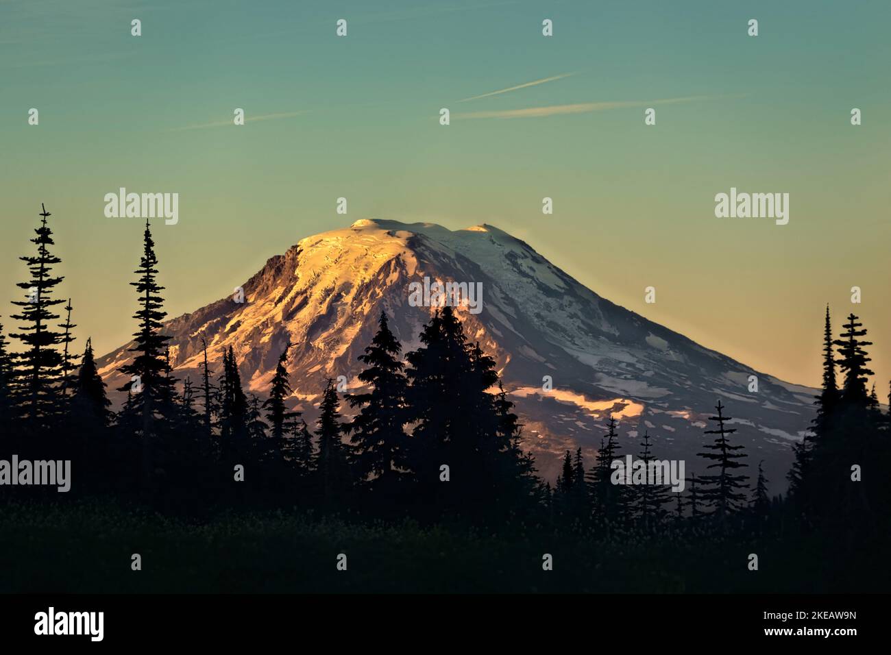Mount adams washington crest trail hi-res stock photography and images ...