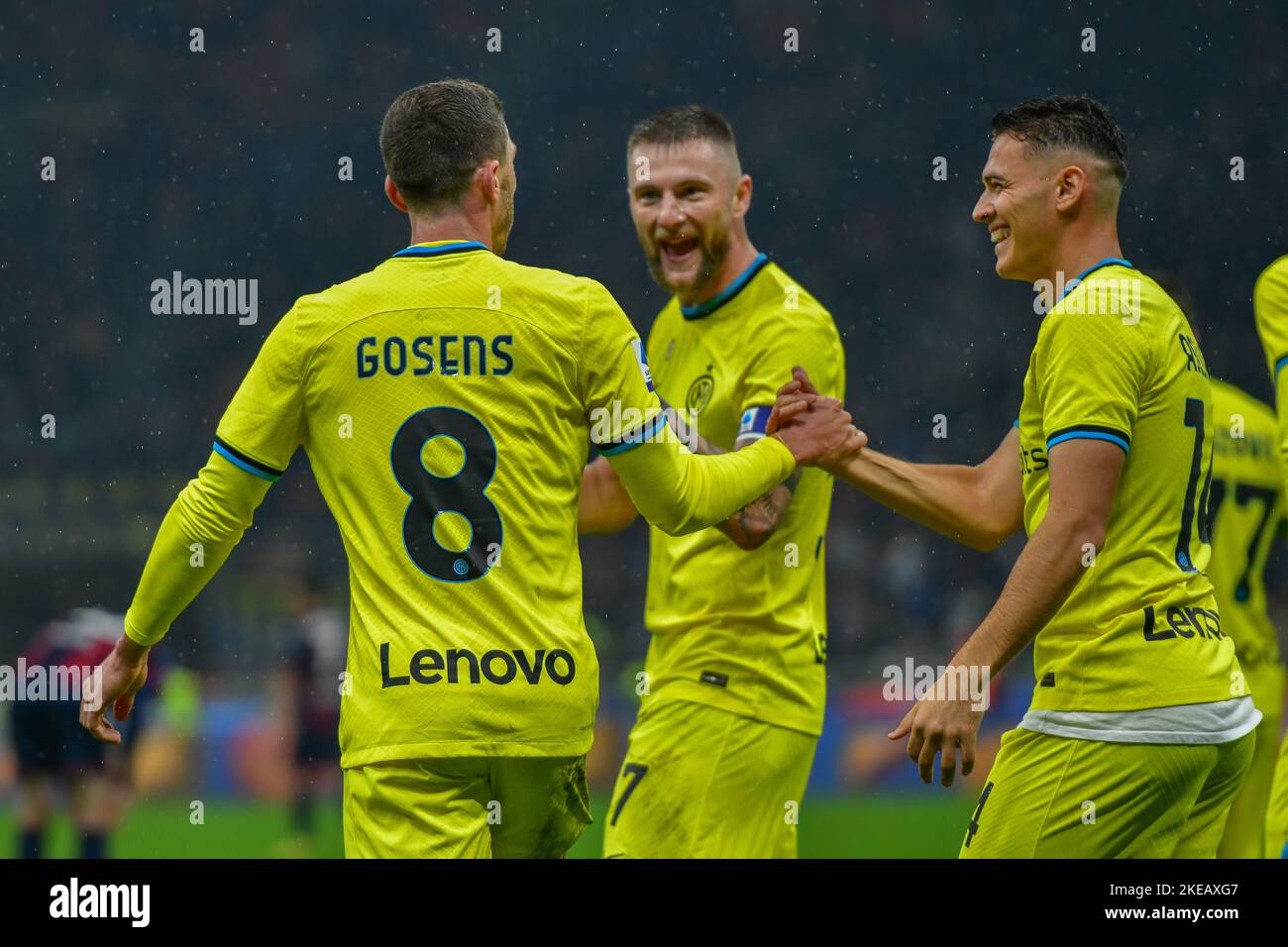 Milano, Italy. 09th, November 2022. Robin Gosens (8) of Inter scores ...